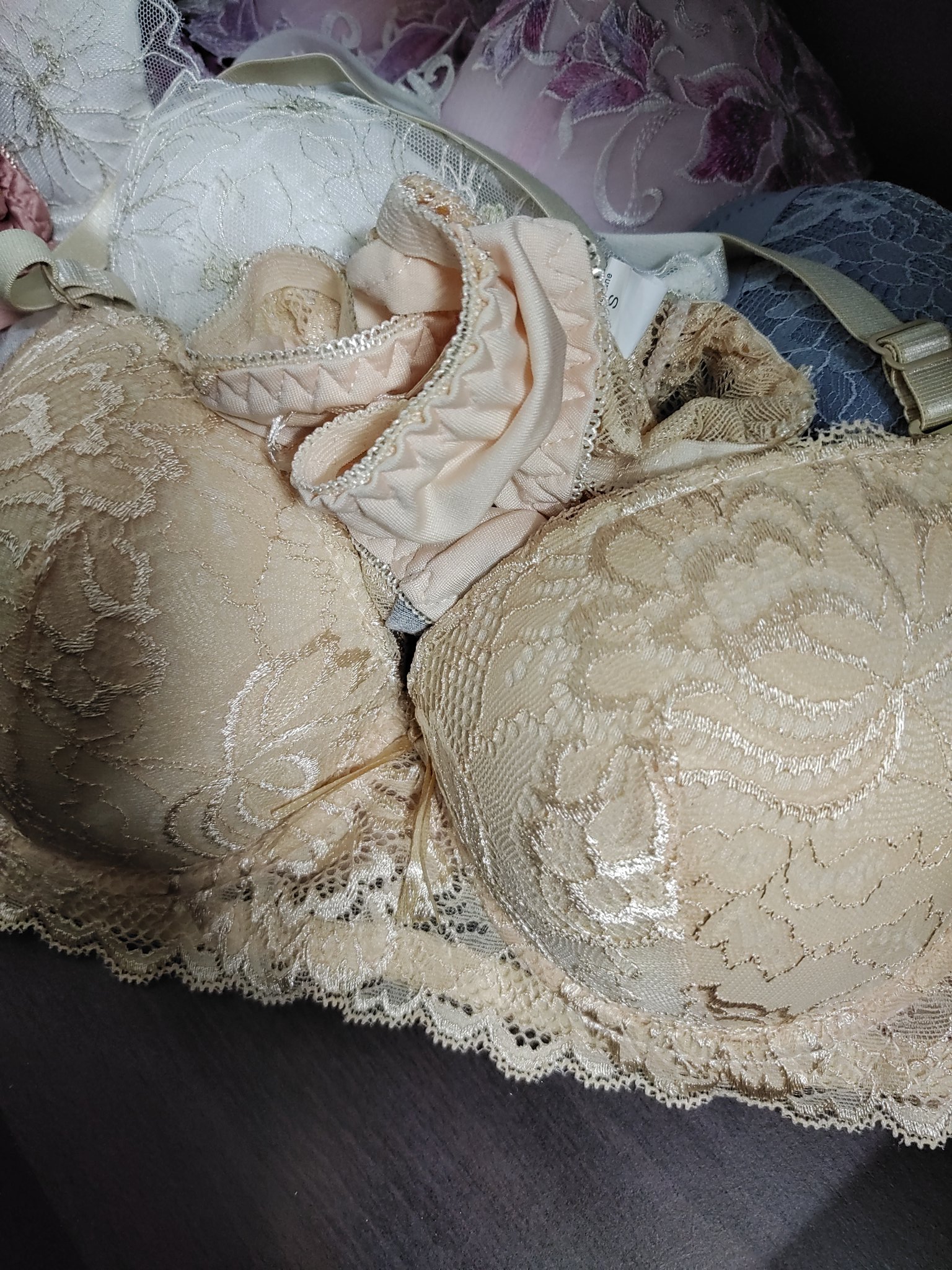 アボ On Twitter 妻のクローゼット 妻、只今入浴中です。 初見なセットを発見しました。 いつの間に… 海外ランジェらしくサイズは