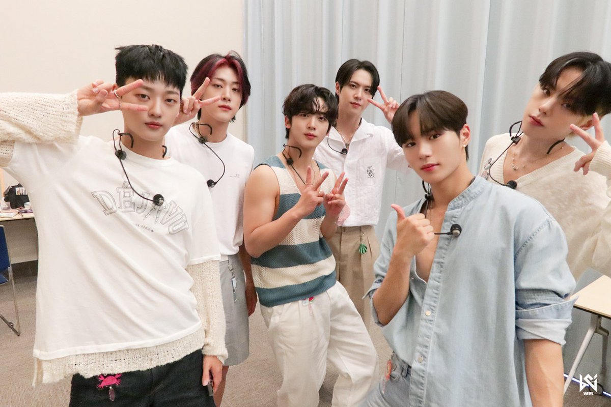 WEi • EN ESPAÑOL on Twitter: "[POST] WEi, Youth 💙💜 📸 http://naver.me/GrMo64ZD #위아이 #WEi #장대현 ...