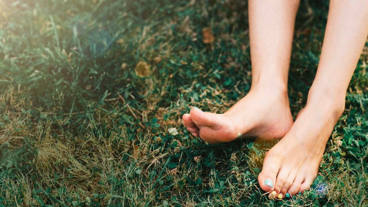 The Science of Grounding How skin contact with the earth can improve ...
