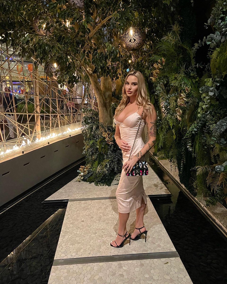 Domme Daily on Twitter: "RT @FemdomDaily: Gorgeous @_vegasprincess just finished a nice long ...