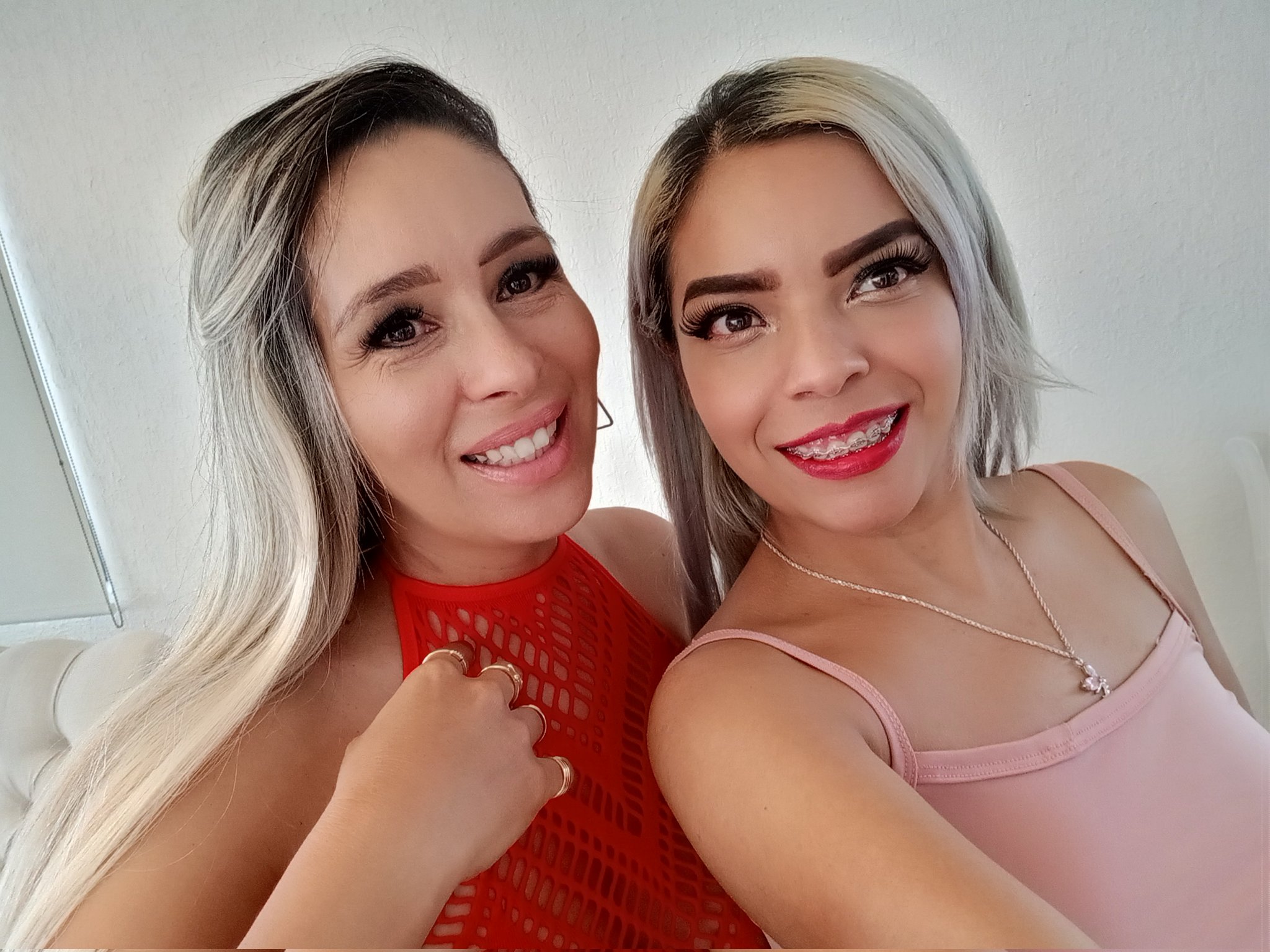 TW Pornstars - Chamel Hernandez. Twitter. Con la más hermosa @celeztecruz 😈😈😈😈 ️ @mundoXoficial ...