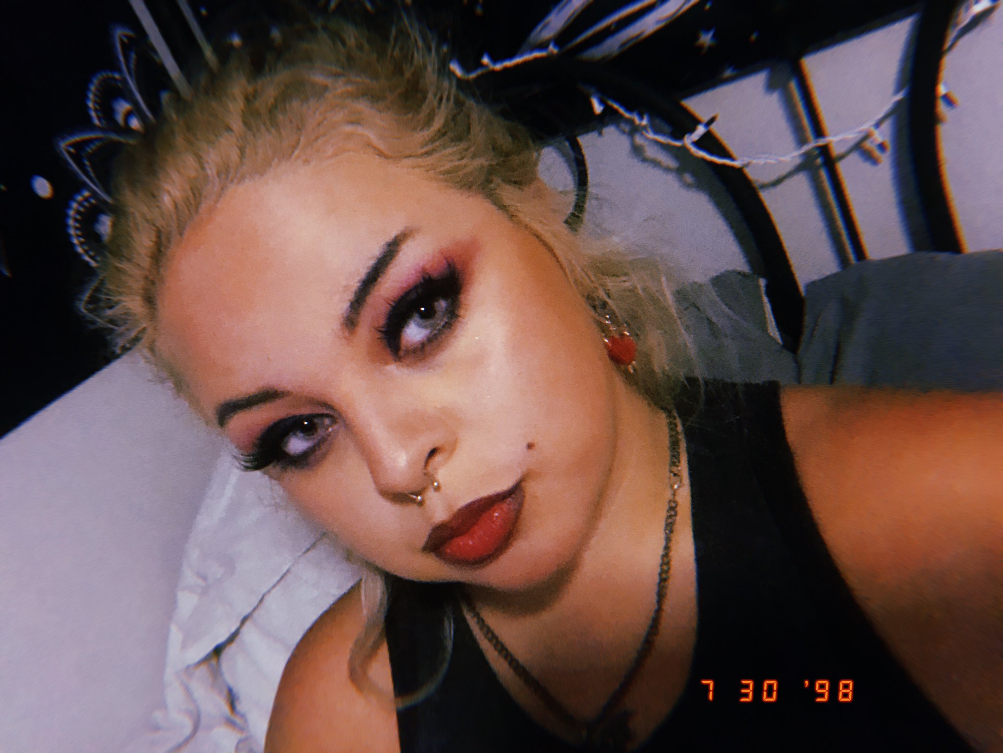 The Unbreakable Lexi Gomez on Twitter: "A series of selfies where my forehead gets bigger ...