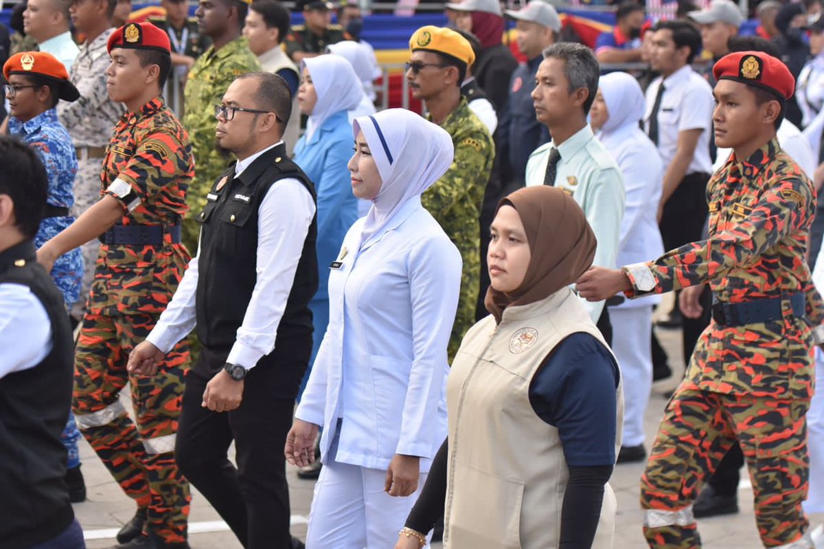 KKMalaysia🇲🇾😷 on Twitter: "Dikongsikan gambar-gambar perarakan sempena Hari Kebangsaan 2022. KKM ...
