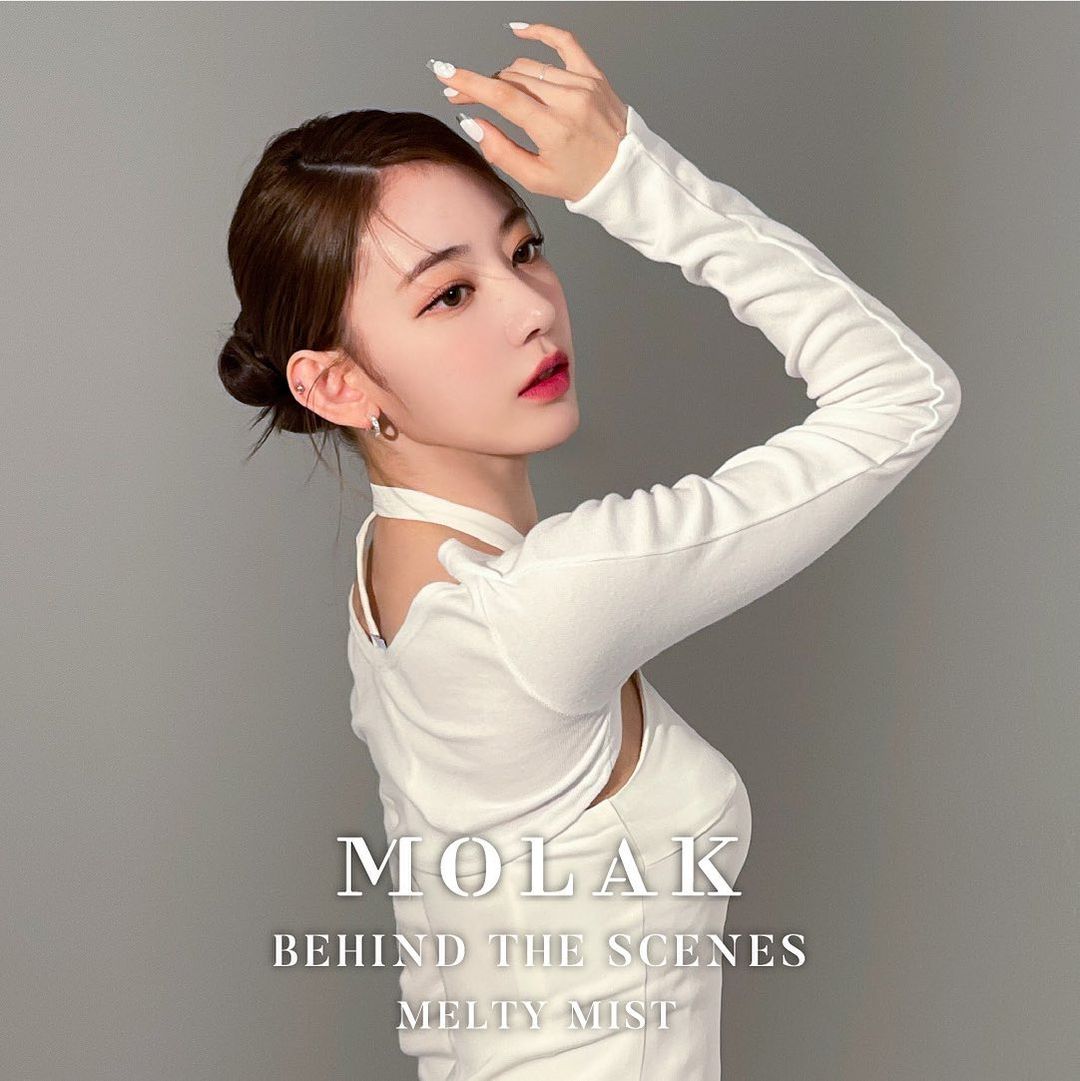 🐱 Miyawaki Sakura Global 🌸 on Twitter: "[📸] 220831 MOLAK Official Instagram (2) "🌸𝗠𝗘𝗟𝗧𝗬 𝗠𝗜𝗦𝗧🌸 ...