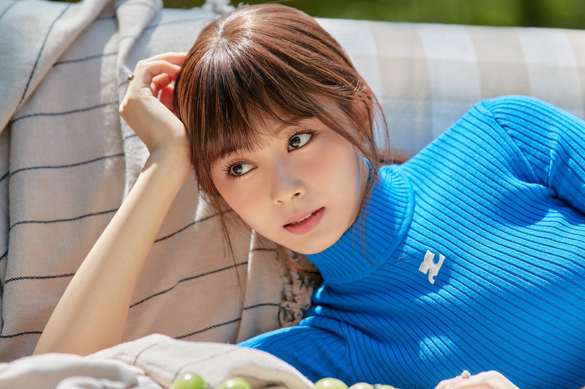 TWICE Indonesia on Twitter: "TWICE ‘BETWEEN 1&2’ Behind the Scenes: Jacket Shooting #TWICE #트와이스 ...