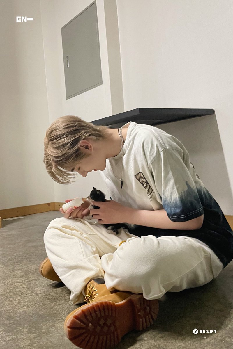 teddy on Twitter: "RT @1208boi: 220831 네이버 포스트 #성훈 (1/11)"