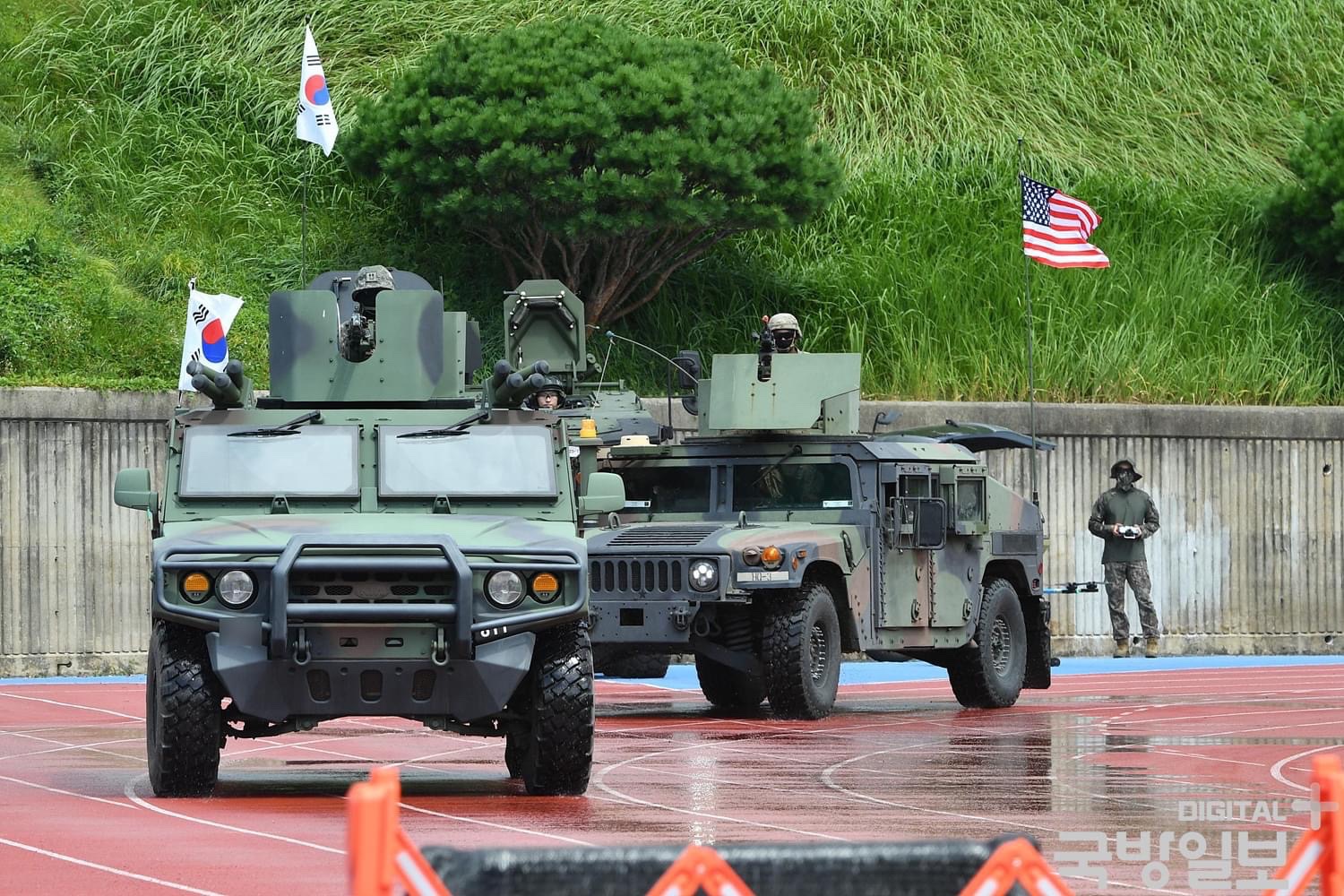 ROK Military Fan on Twitter: "Republic of Korea Army(#ROKA)’s K153 KLTV and US Army(#USArmy)’s ...