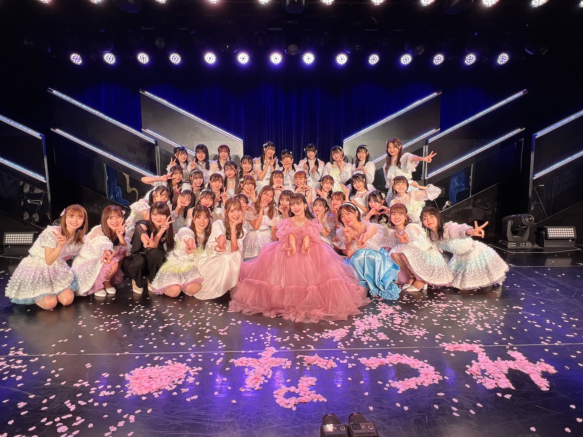 HKT48 on Twitter: "【「RESET」 松岡菜摘卒業公演 】 ラストは、『君にウエディングドレスを』『いつだってそばにいる』をメンバーみんなで歌いました！ #HKT48 # ...