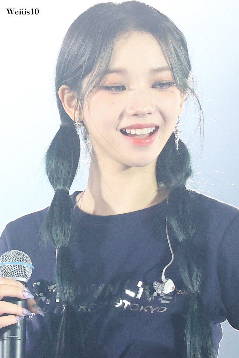 karina looks so pretty with braids 🫶🏼 karina pics @karinaspics