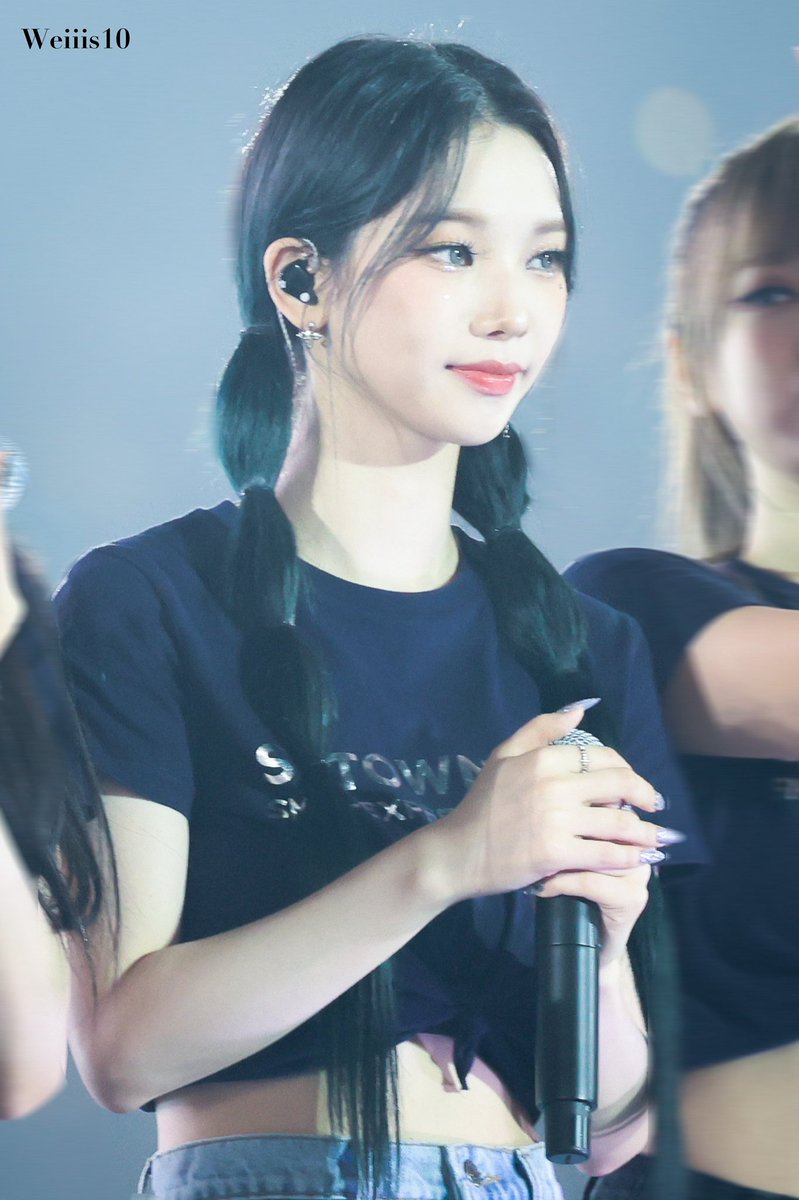 karina pics on Twitter: "karina looks so pretty with braids 🫶🏼"