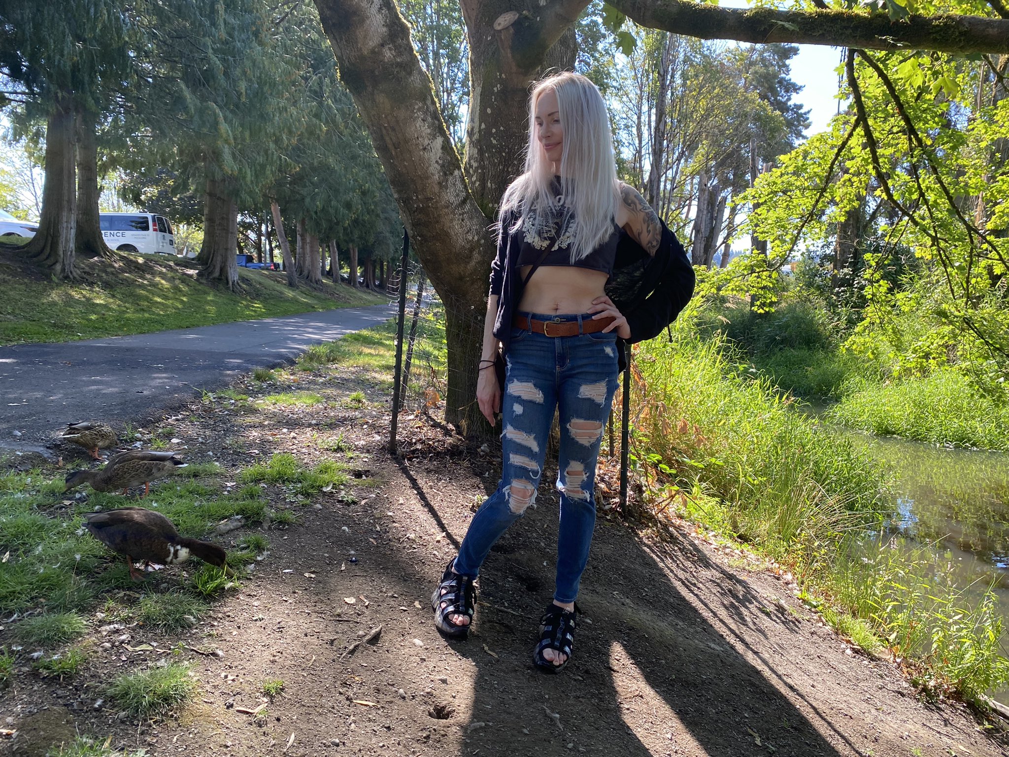 Anna Barlog on Twitter: "I’m a lucky duck! Me, Helo and my giant arm made some new friends ...