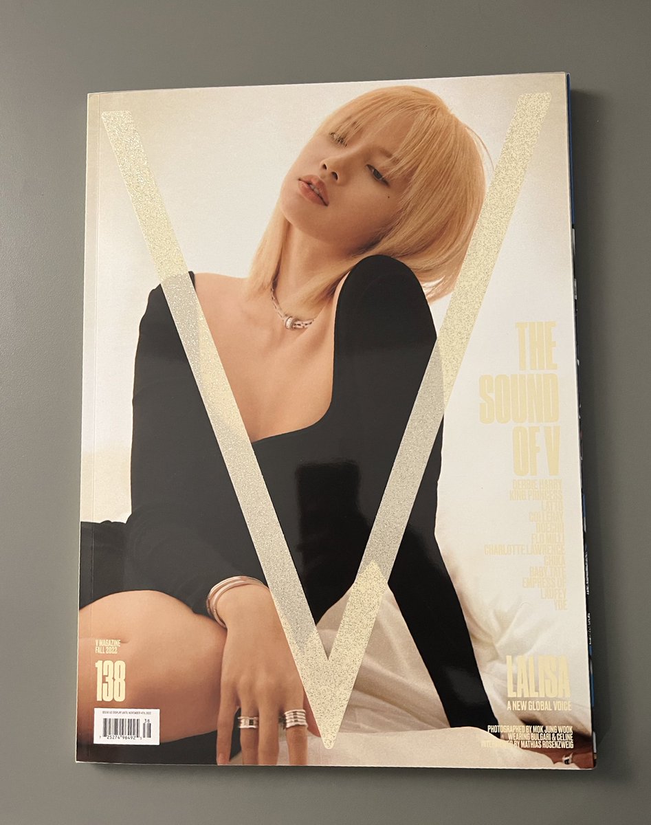 LISA BRASIL 🏆👩‍🚀 on Twitter: "RT @LISANATIONS_: Admin just got my regular edition of V magazine ...