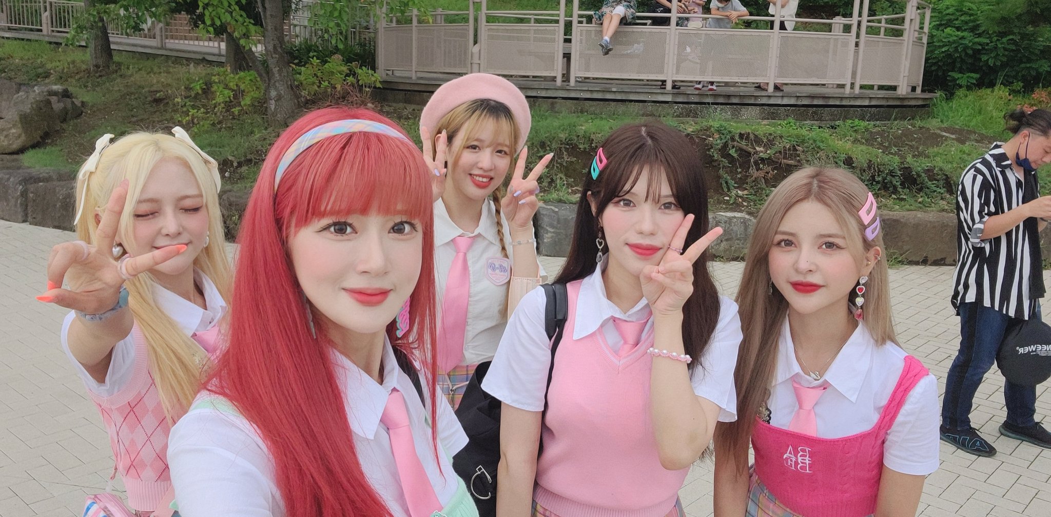 아이씨유icuofficial On Twitter 아이씨유 아이씨유 지금 머하게๑´ސު`๑ 리즈엔터 Lizent Kpop