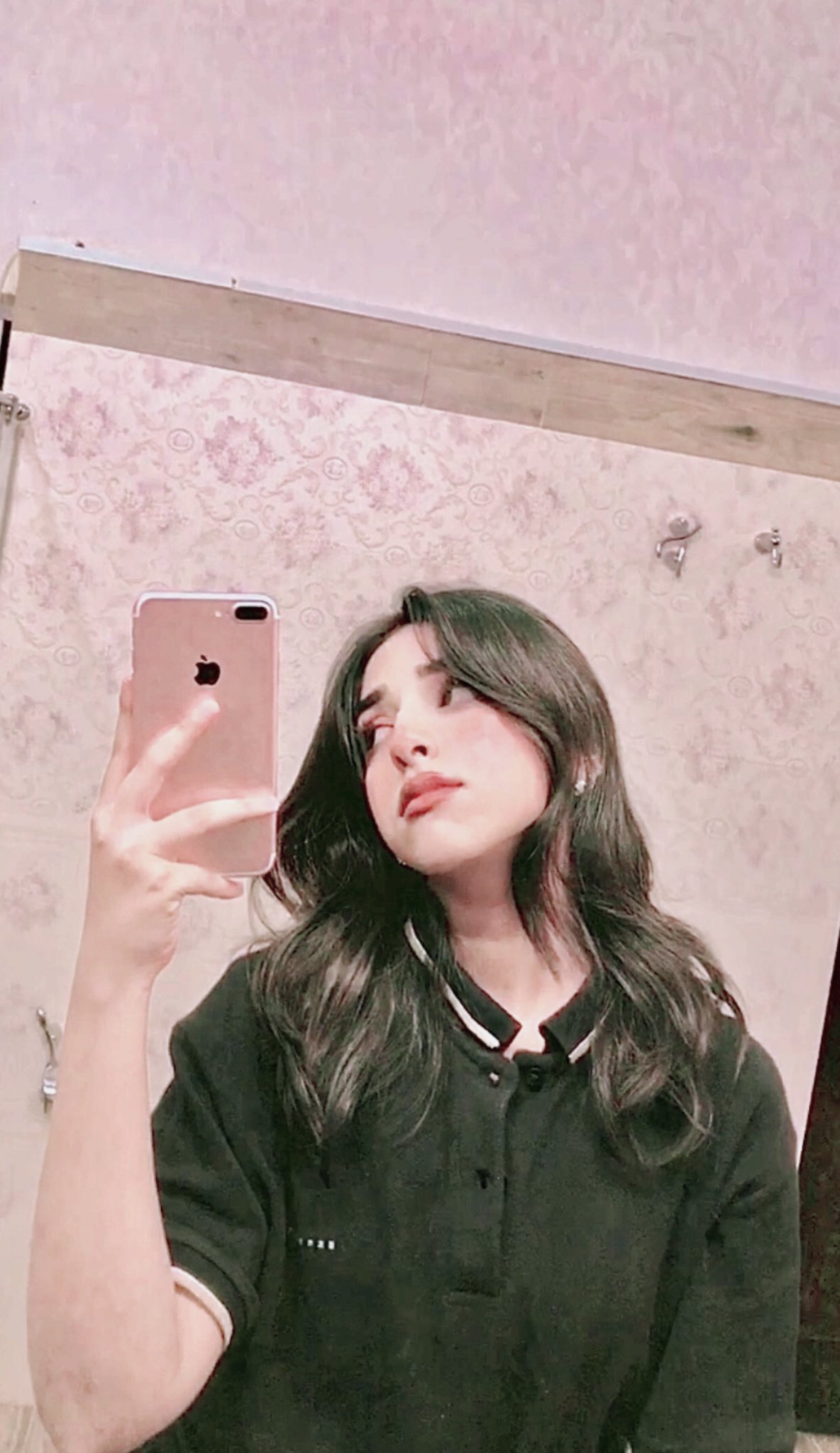 𝙛𝙖𝙩𝙞𝙢𝙖 𝙬𝙖𝙝𝙚𝙚𝙙 on Twitter: "Instagram saw these first 🫠 https://t.co/qu6PIQ1D24" / Twitter