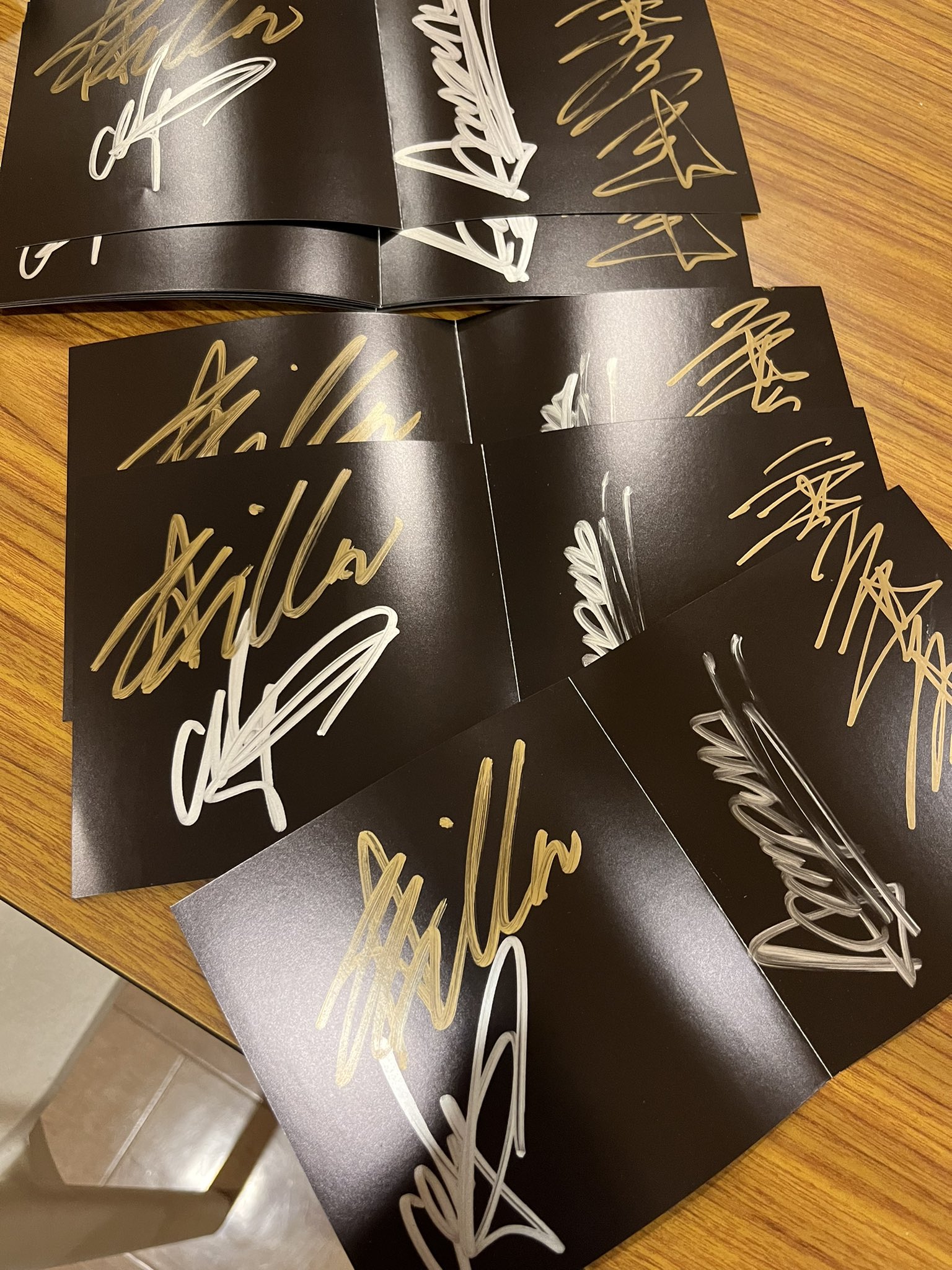 LOUDNESS_OFFICIAL on Twitter: "本日のCD即売購入特典！先着20名！ https://t.co/i0pY2oOrZm" / Twitter