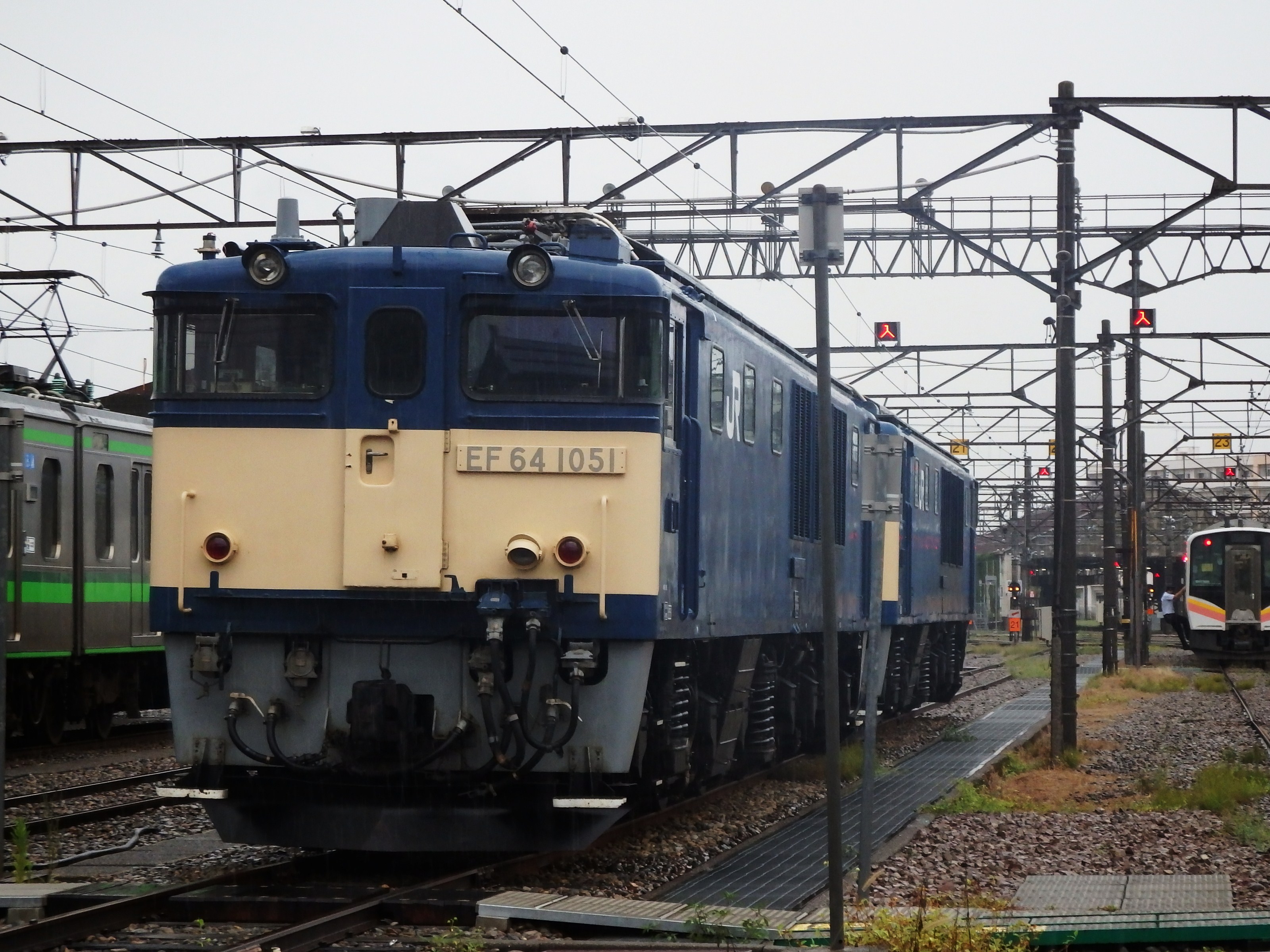 にいてつ on Twitter: "EF64-1032とEF64-1051 長岡車両センター https://t.co/nlBoklXXiW" / Twitter