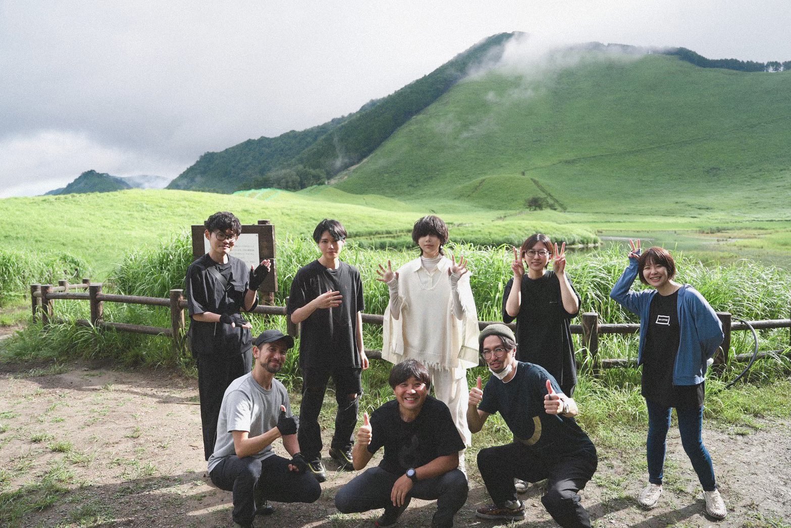 音羽-otoha- on Twitter: "「拝啓生きたがりの僕へ」MV制作陣の皆さまと！とてもあたたかな現場でした。全員がMVP☺︎ https://t.co/ArKYTMT2Wl ...