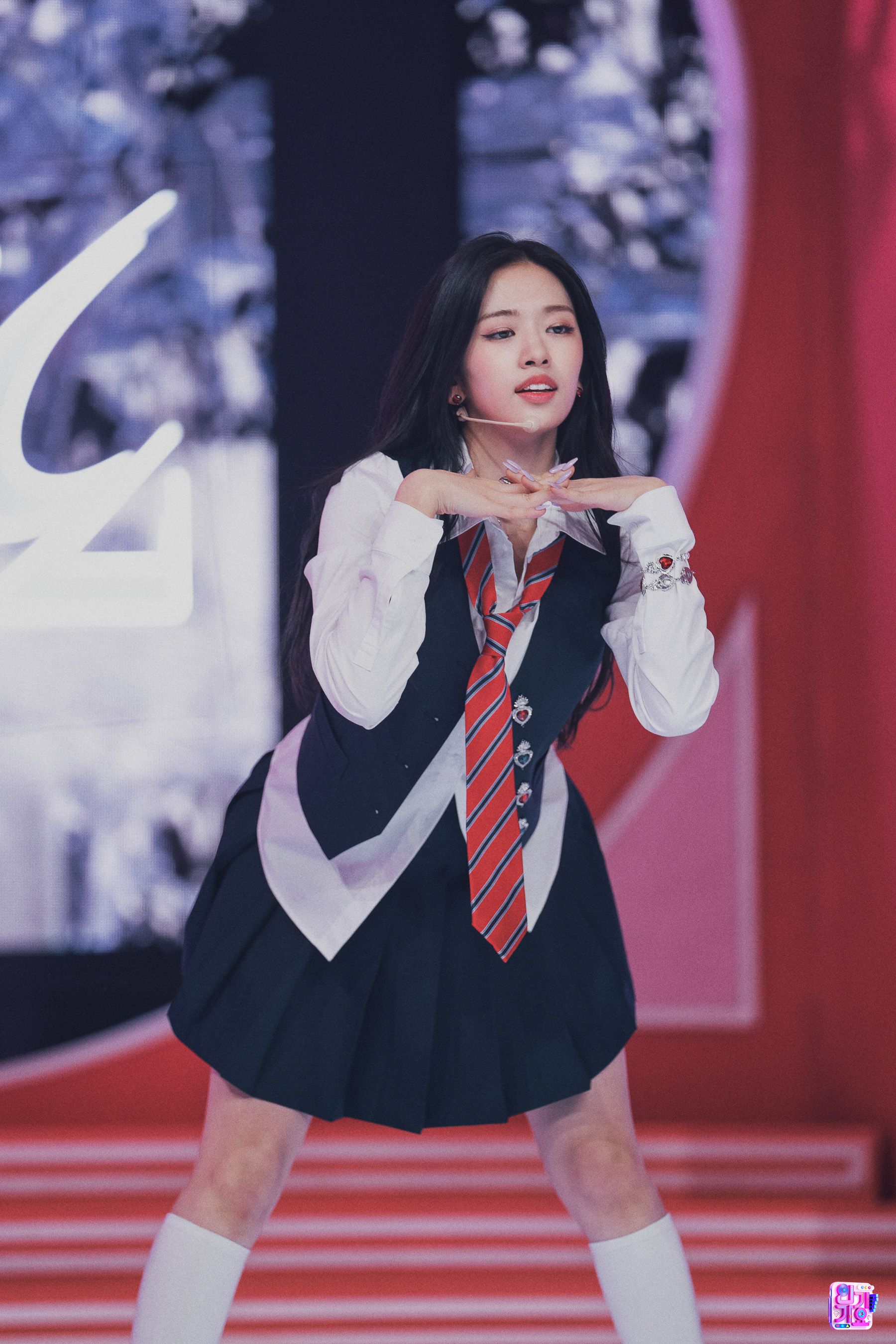 an yujin pics on Twitter: "#ANYUJIN #안유진 https://t.co/MrWpNzKIee" / Twitter