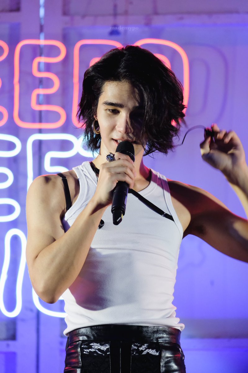 piepo 🥧 on Twitter: "just like that summer falls into #Jefftember ♡ # ...