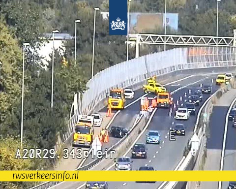 Rijkswaterstaat Verkeersinformatie on Twitter: "Op de #A20 is een ongeval gebeurd bij Rotterdam ...