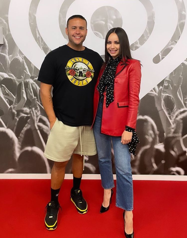 Sofia Carson Info on Twitter: "📸 Novas fotos de Sofia Carson no Billy & Lisa in the Morning hoje."