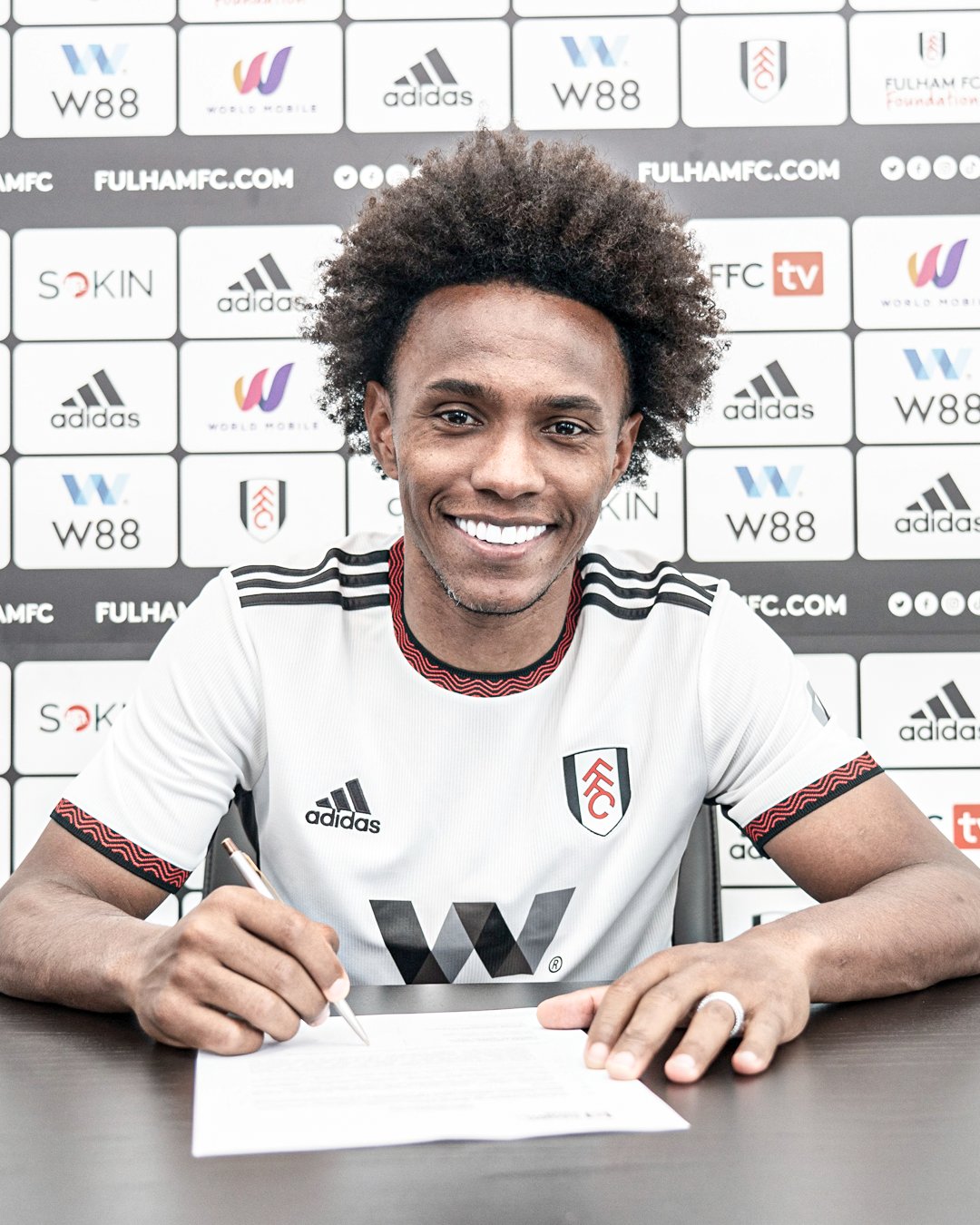 ESPN UK on Twitter: "Imagine showing someone this photo in 2015 🤯 https://t.co/bAhdRZH7kT" / Twitter