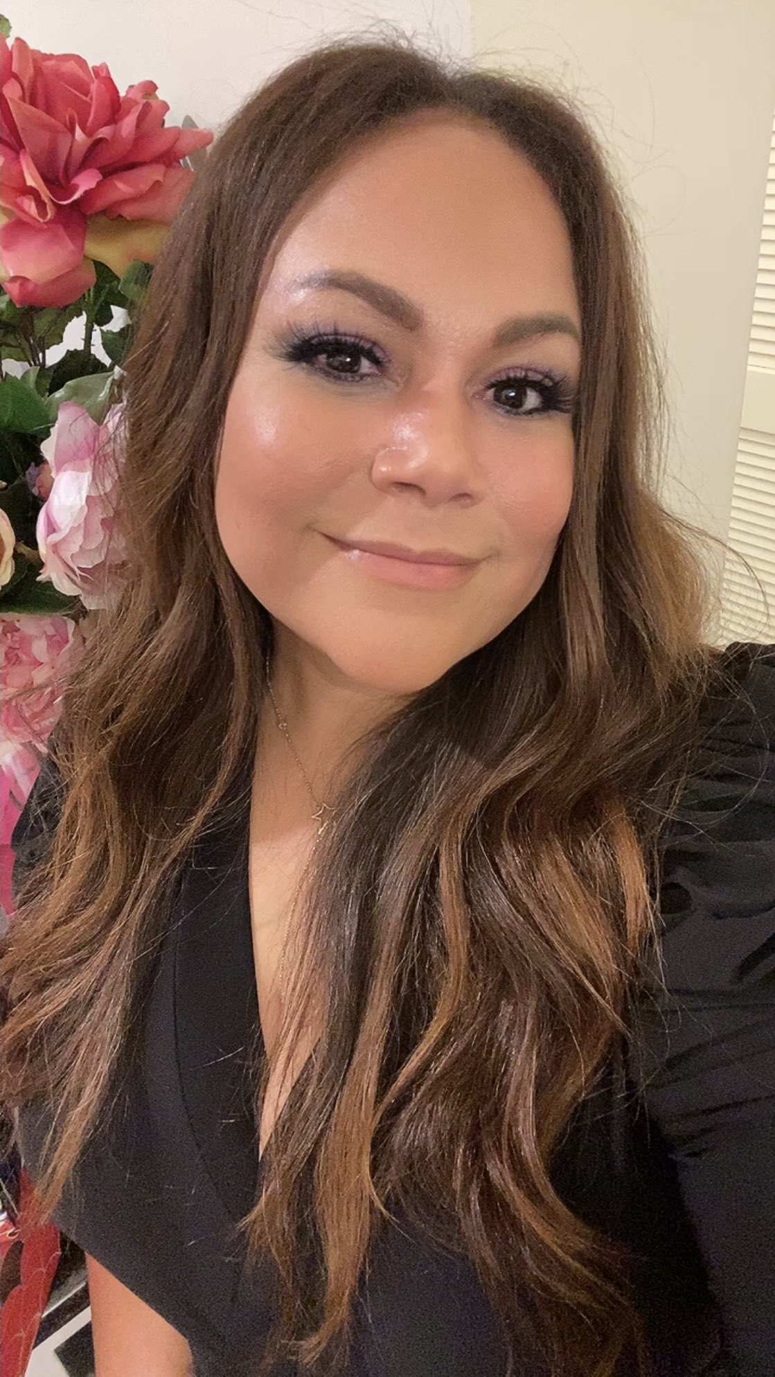 Mela Lee on Twitter: "Almost Friday 🤍 https://t.co/ADC7W1xAnQ" / Twitter