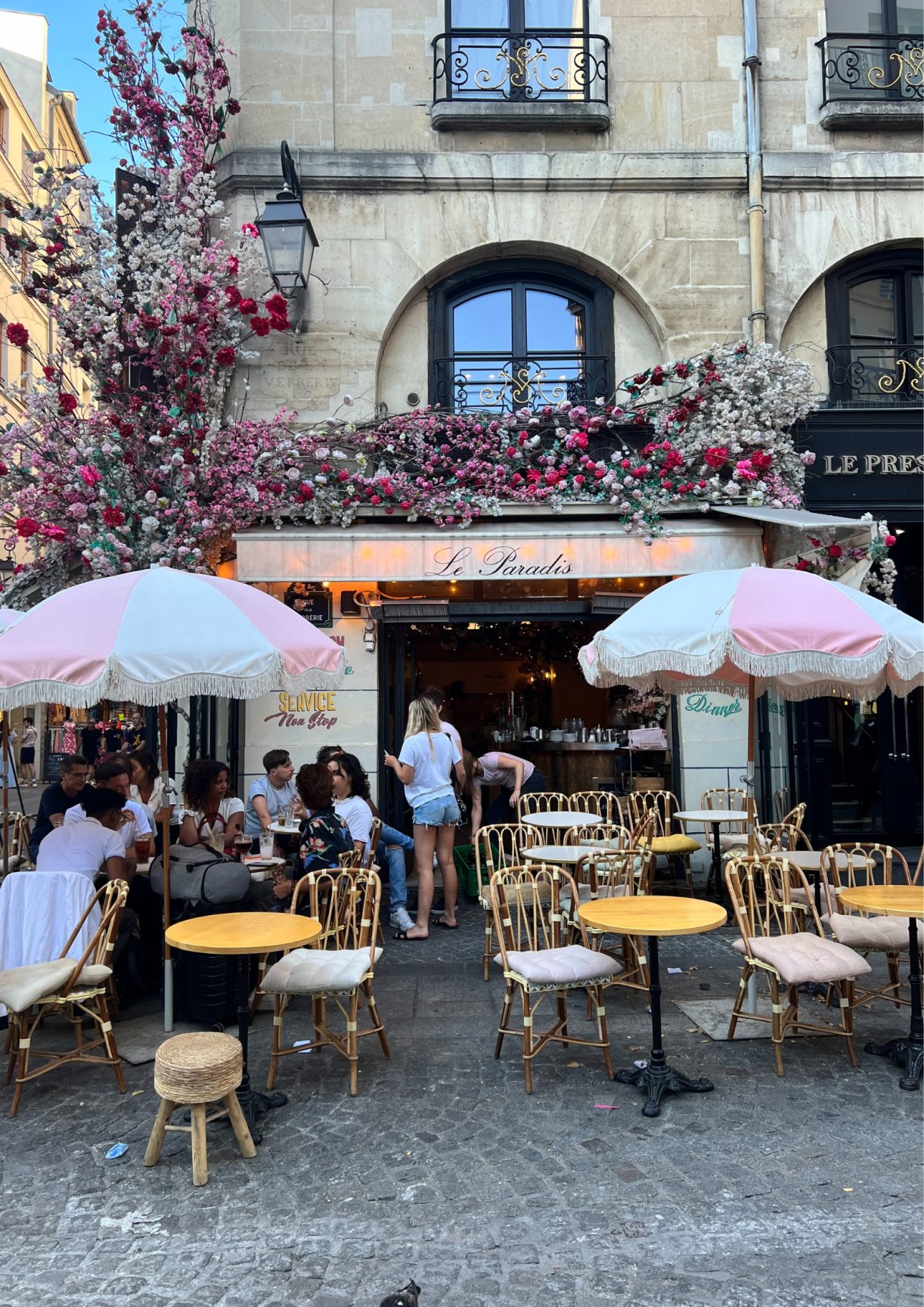 VisitParisRegion on Twitter: "🧐 Looking for a new restaurant in Paris Region? Follow the guide 👉 ...