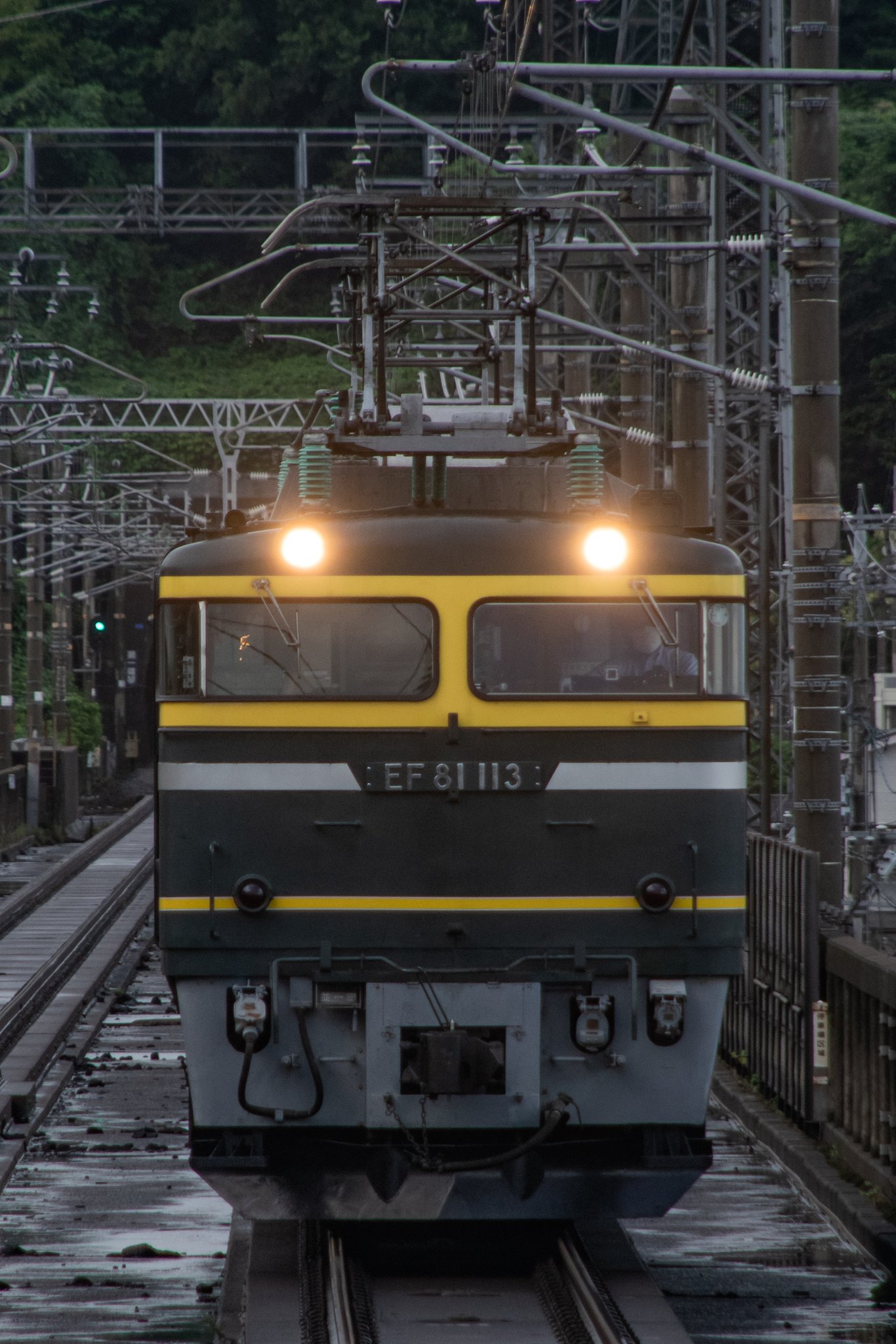 ひさか on Twitter: "2022/09/01 単9570レ EF81 113 比叡山坂本にて https://t.co/TYroKE26S9" / Twitter