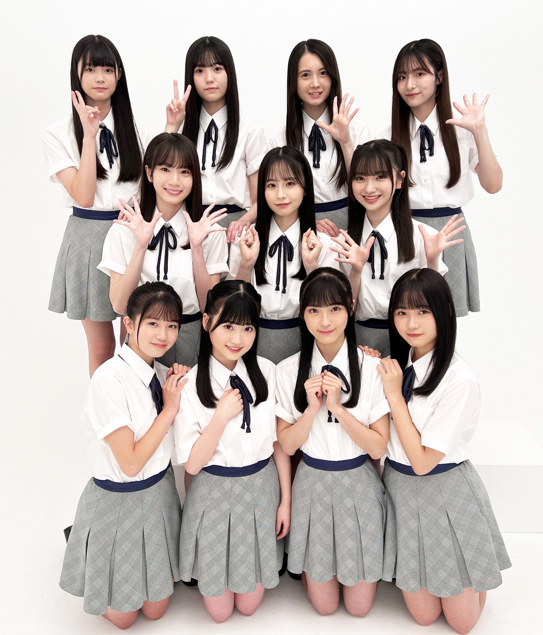 FLASHスペシャル＆Platinum【公式】 on Twitter: "#FLASHスペシャル 初秋号発売中！ #AKB48 #17期研究生 の皆さんが登場してくれています。Twitter ...