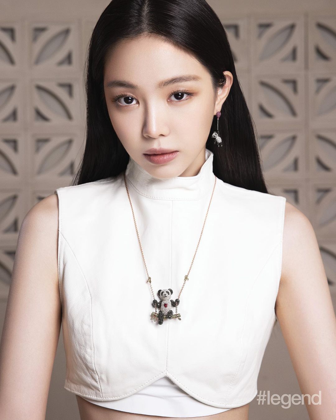 SonShine on Twitter: "220902 hashtag_legend IG Update - Sep 2022 cover star #Naeun #손나은 #나은 ...