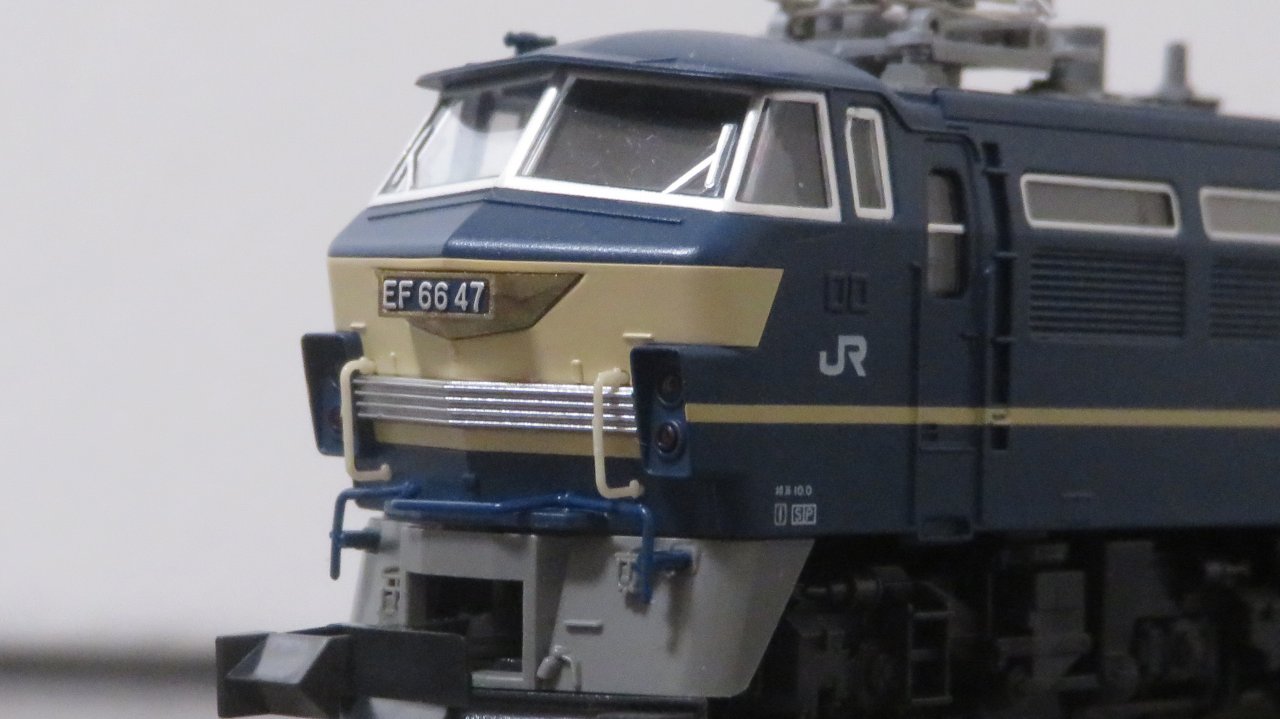 🇺🇦cygnus485🇯🇵 on Twitter: "数年前に購入したKATOのEF66。前面の白い塗装がくっきりと美しいです。最近発売のTOMIXのEF66-27の塗装乱れが話題なので手元に ...