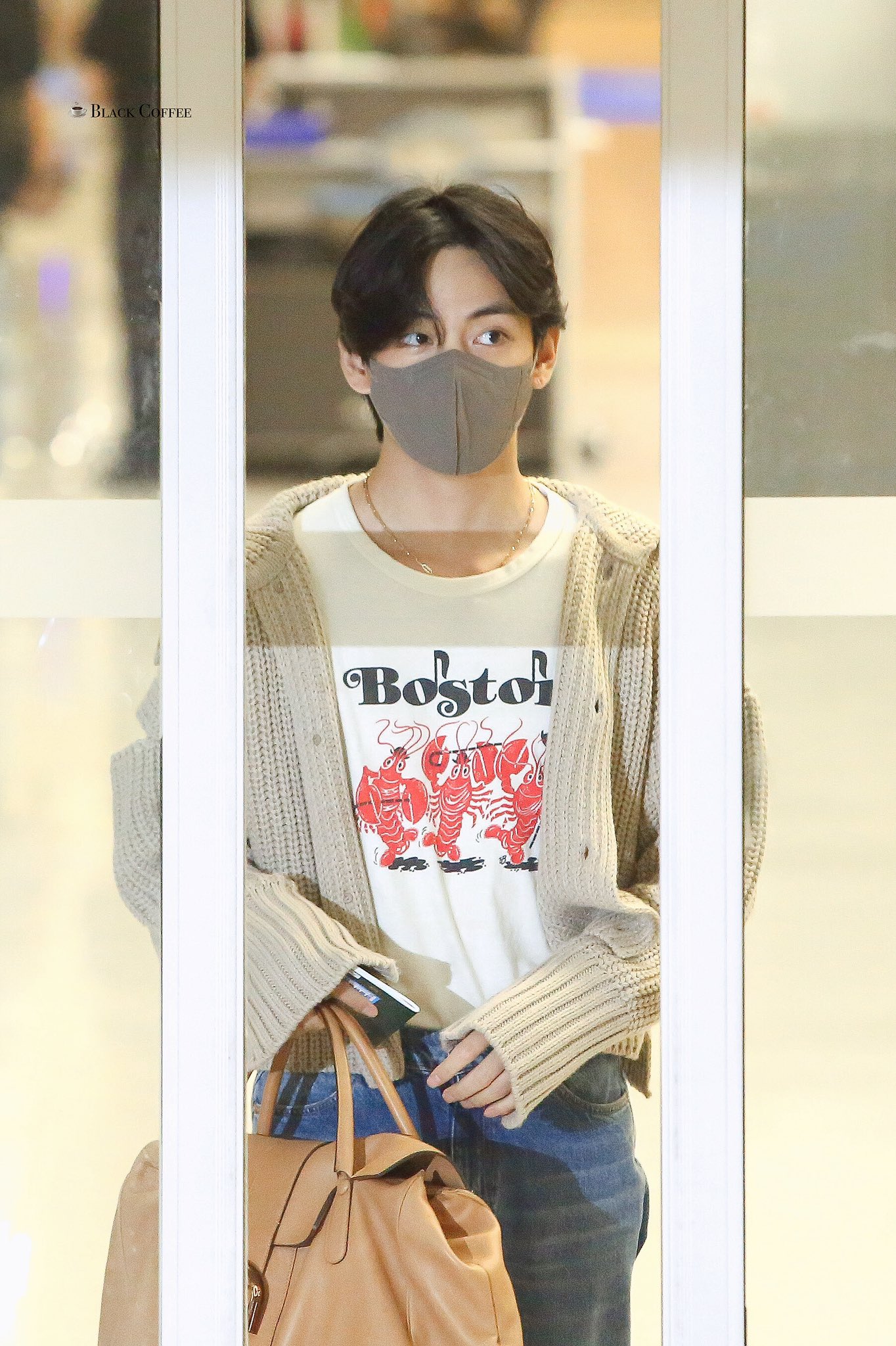 Pannkpop On Twitter People Can Forgive V Just By Looking At His Face