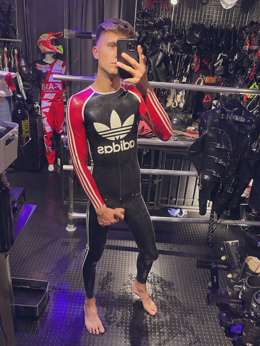 Slave Jerky On Twitter New Suit Just Needs Some Shine 💁🏻‍♂️😍