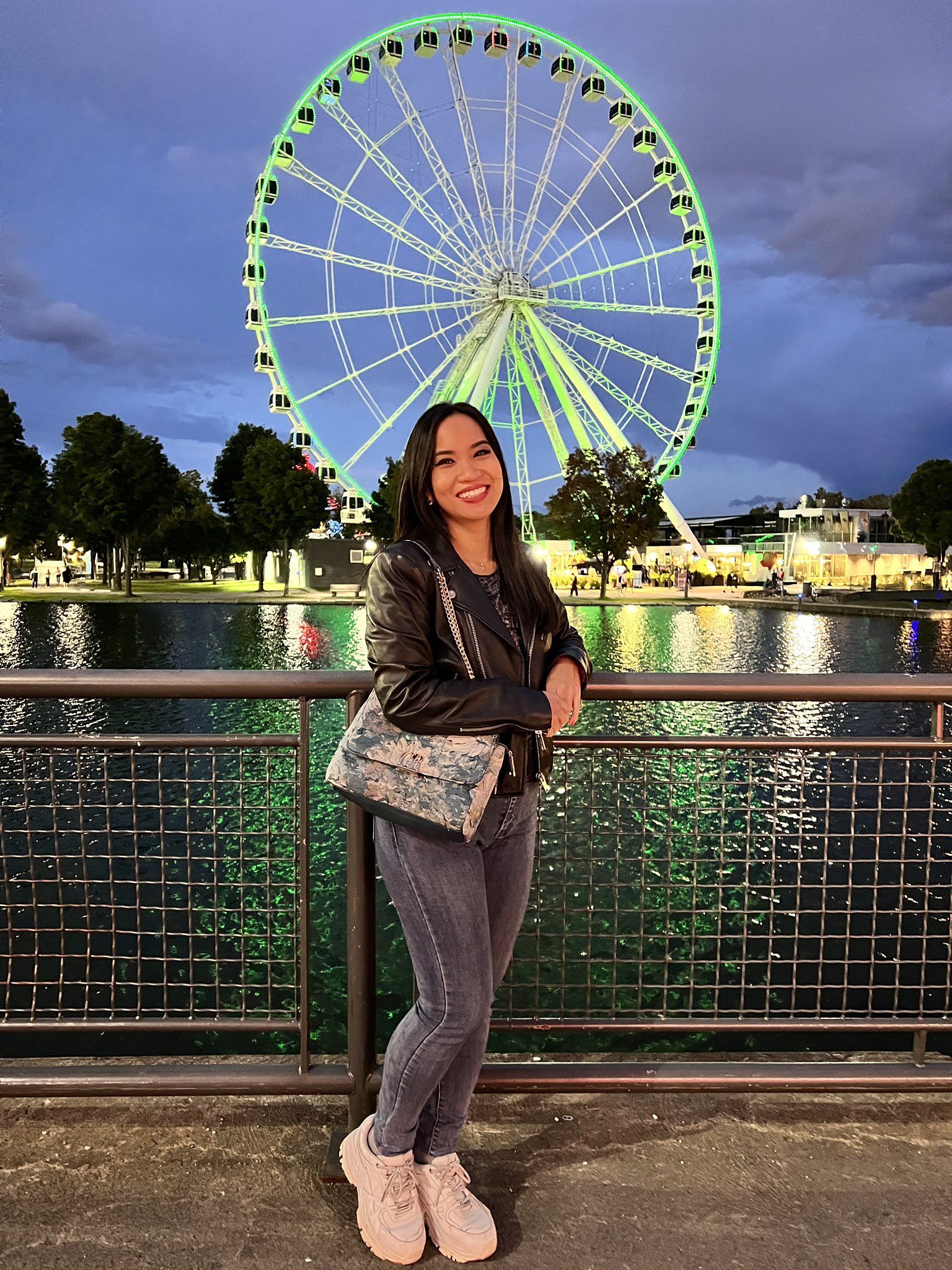 Kayane on Twitter: "Montreal by night 😍 https://t.co/qw5OWppUMg" / Twitter