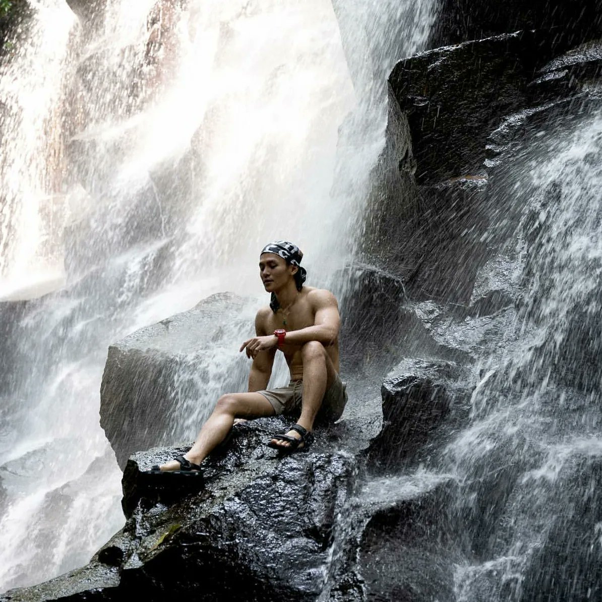 MRVVIP on Twitter: "Sebastian Teti shirtless on waterfall trip. #selebwatch"