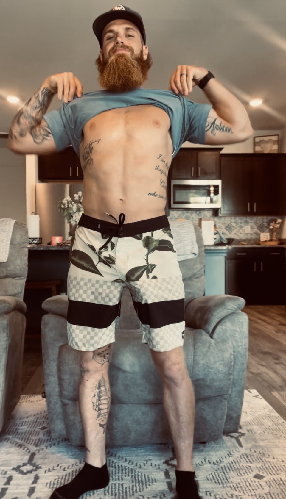 Mr. Red Beard 🔞 33K on Twitter: "Y’all!! I’m back on Instagram, go follow me @mrredbeard06 https ...