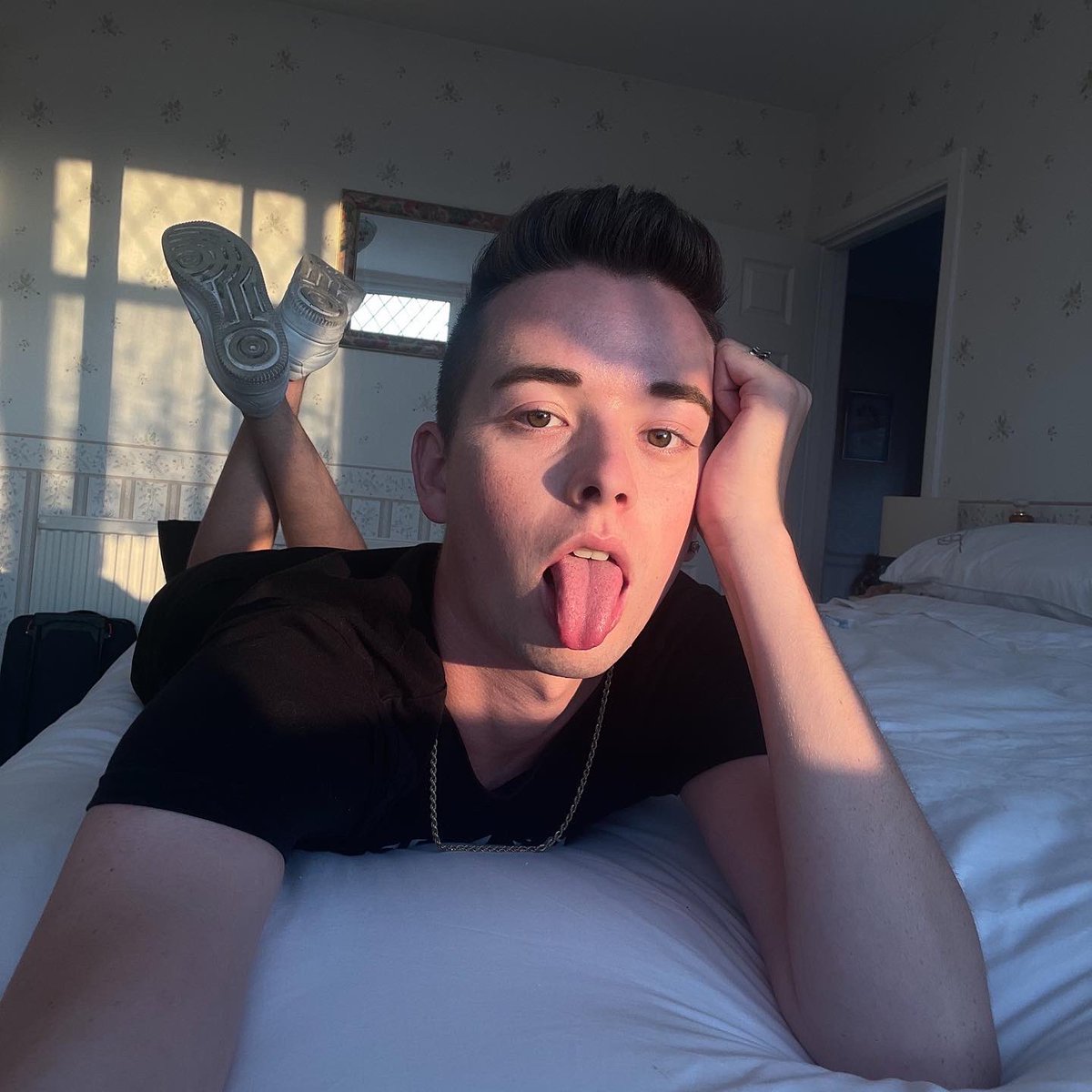 Drew Cooper On Twitter Feet Off The Bed π€