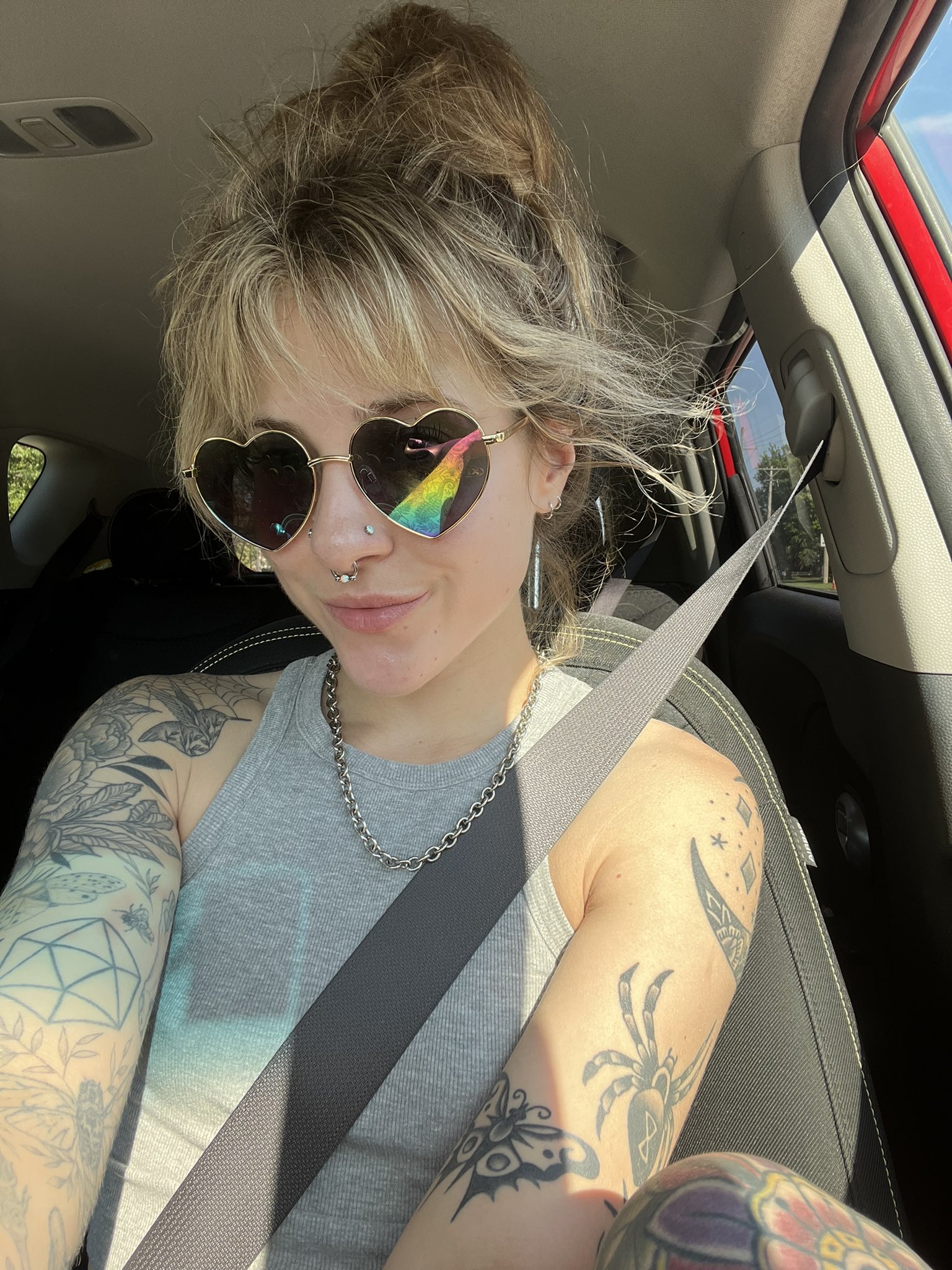 awlivv (good girl era) on Twitter: "running errands (buying weed and getting my toes done) https ...