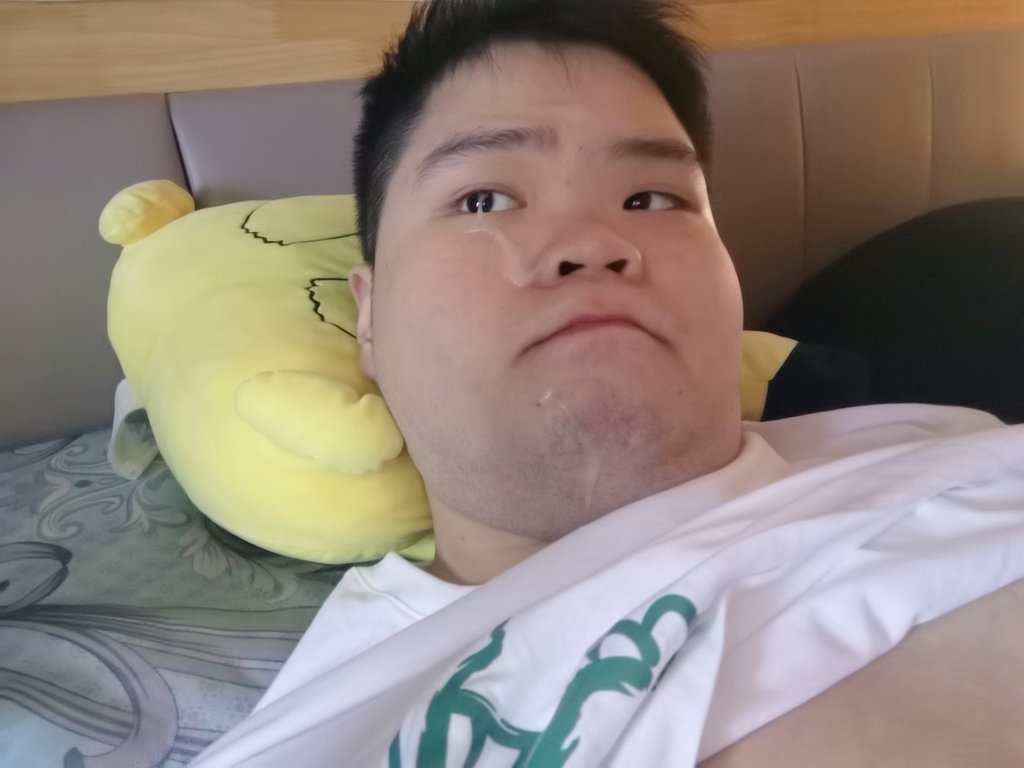 David是个色🐻 On Twitter 又不小心射到眼睛上了😿