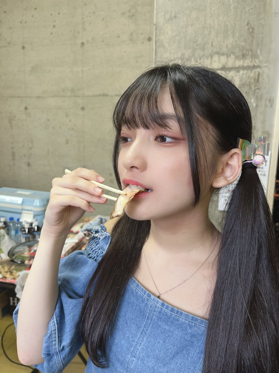 まあと On Twitter Rt Hiruta Airi ウツボ食べる横顔とな