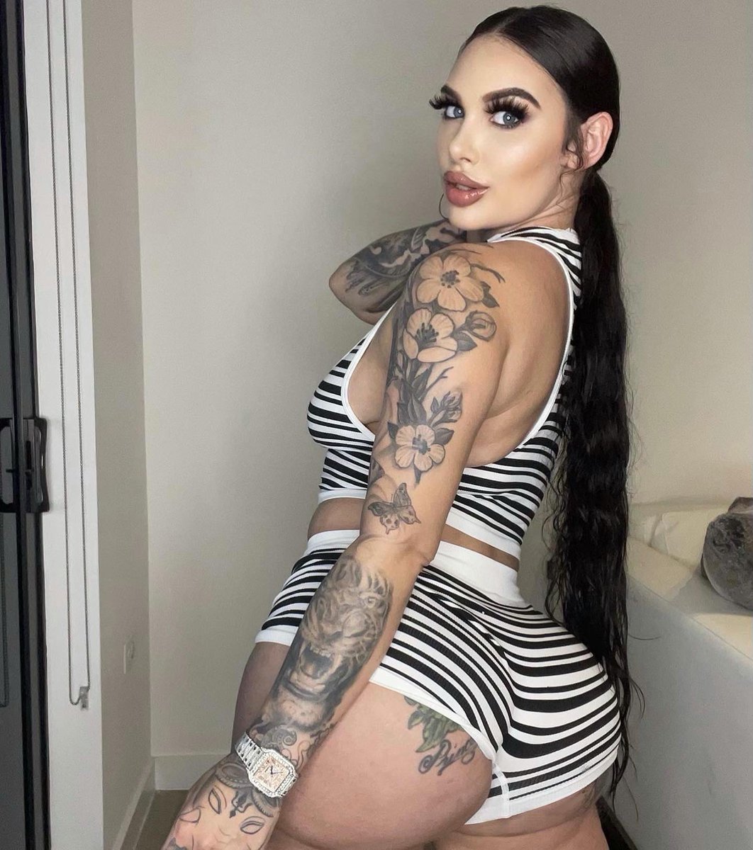 TayTatted on Twitter: "Hi 😊"