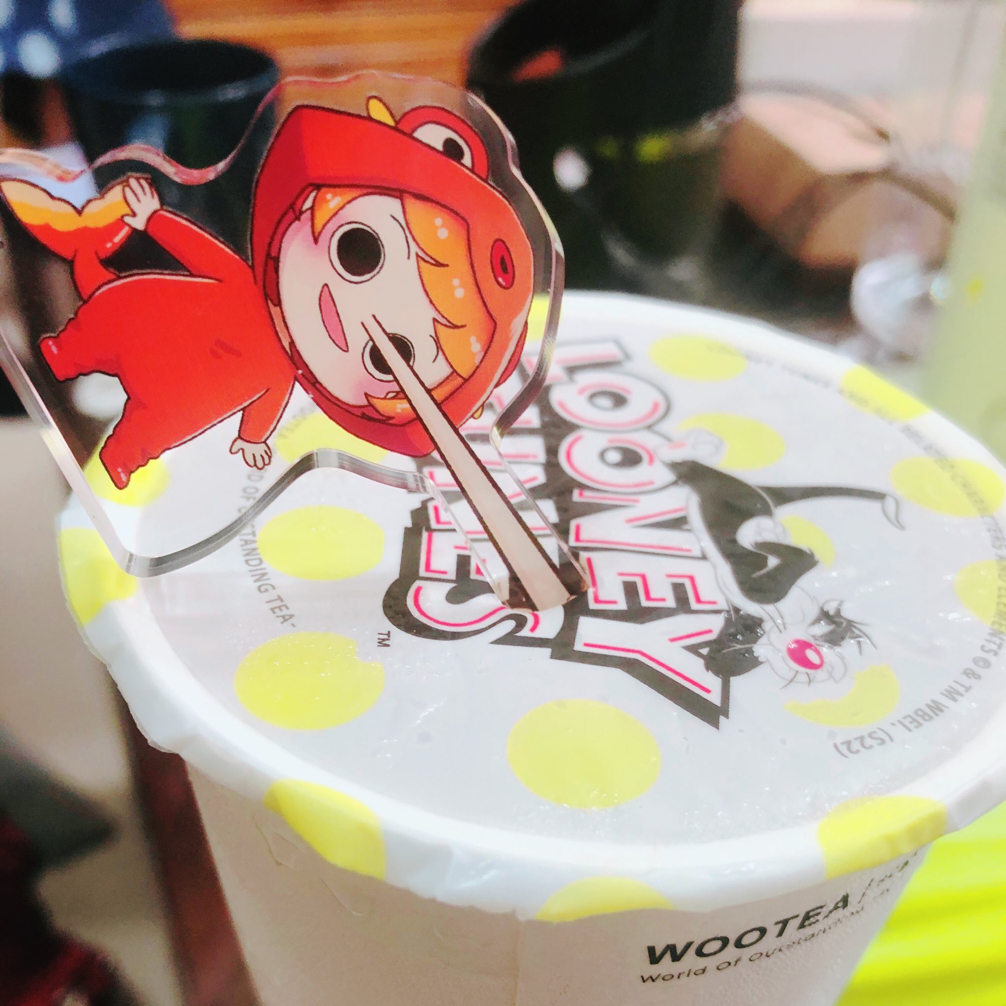 周默🦋 CloudHorizon所屬 on Twitter: "當你喝飲料的時候吸管不小心插爆了還沒戳破膜 沒關係，海拉幫你 #海拉也想戳 https://t.co/gMHq50NjpJ ...