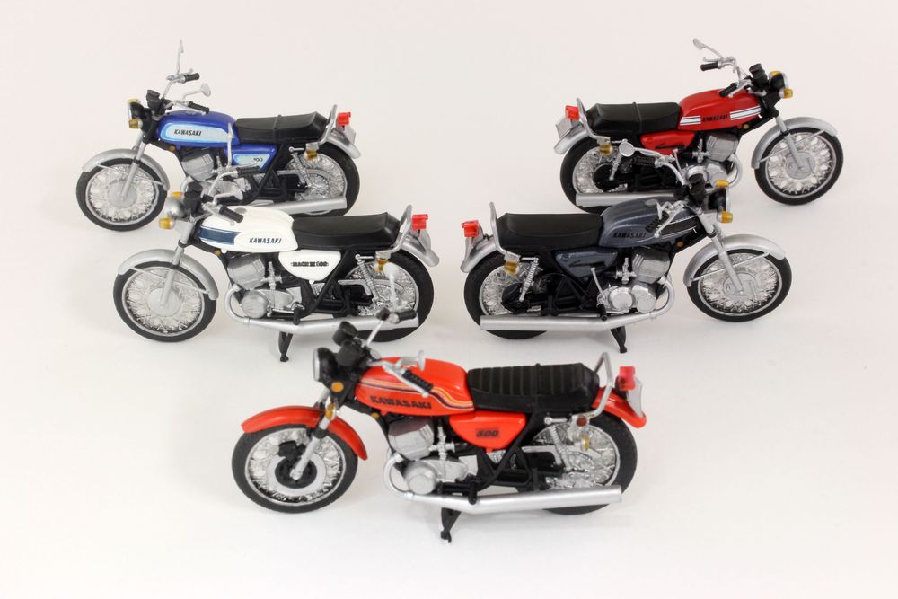 HOBBY Watch on Twitter: "1/32スケールの「マッハIII」登場！ ガチャ「KAWASAKI 500-SS/MACH III コレクション」9月下旬発売 https ...