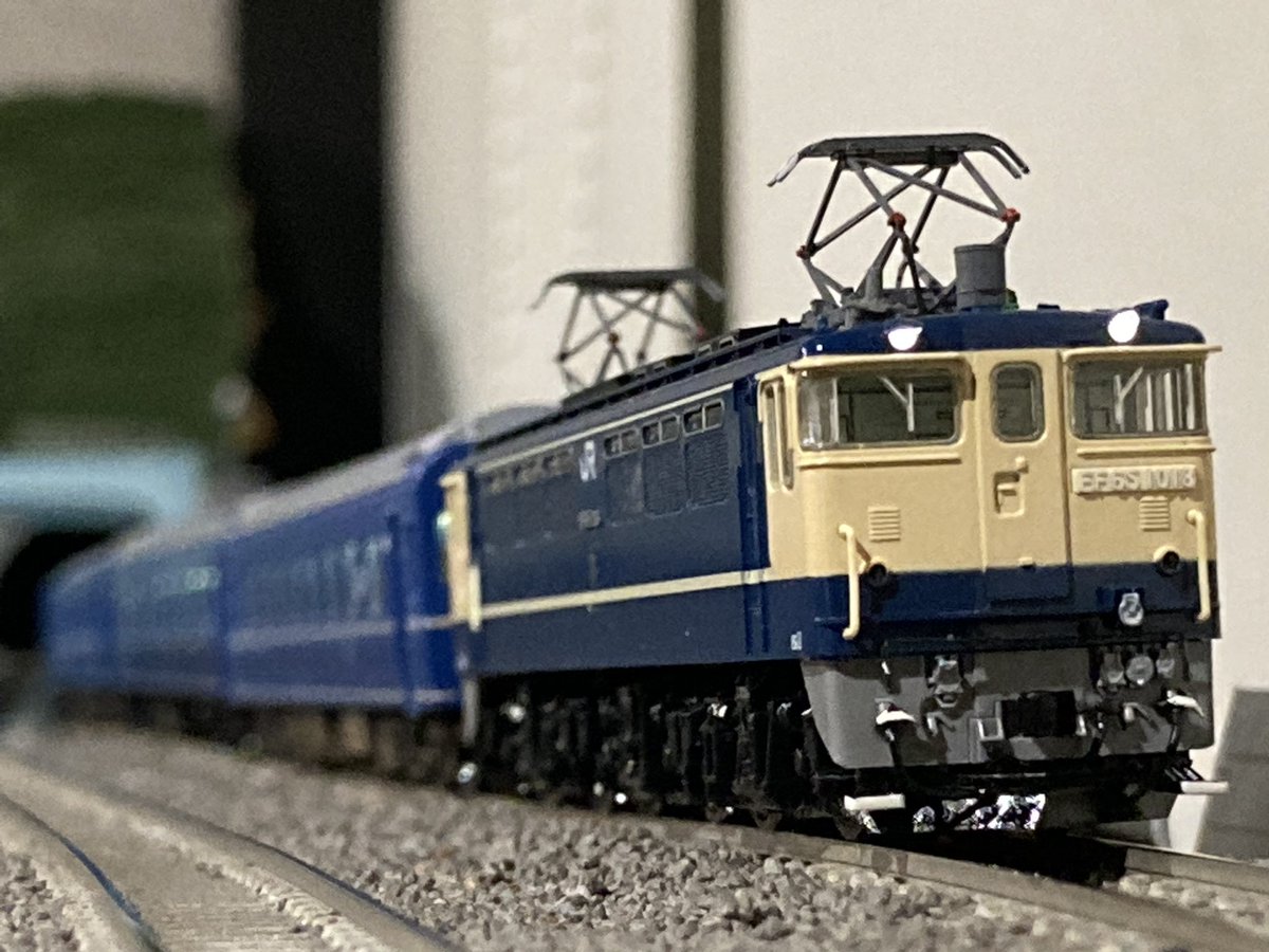 ジオラマ103 on Twitter: "#103工場 (店長の個人的なヤツ) EF65-1018+12.14系急行ちくま号 寝台車の塗り分けと屋根塗装を試したくて作ってました。 機関車も触る ...