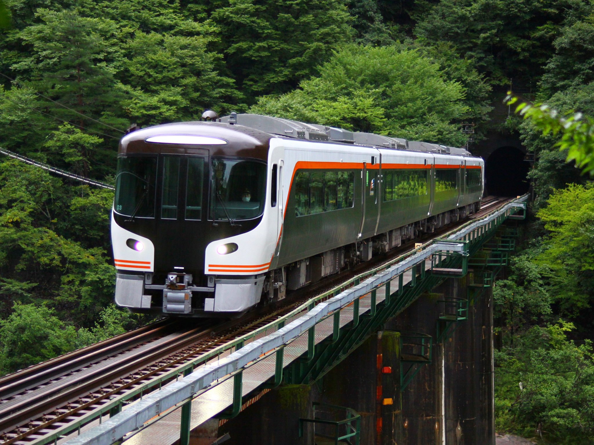 Hiro.Taka1015 on Twitter: "特急「ひだ2号」 2022.09.03 #hc85 https://t.co ...