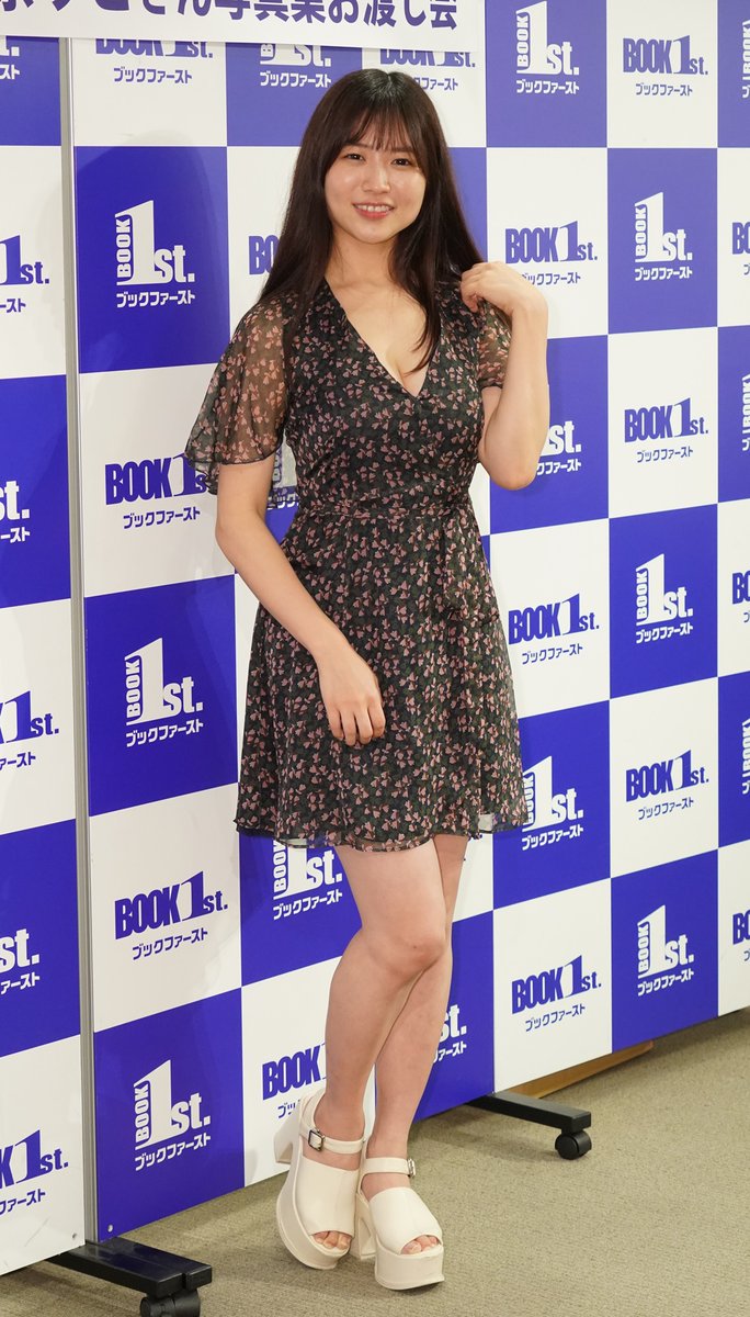 鈴原 りこ 1st写真集「やわらかく、あたたかい。」講談社 on Twitter: "RT @RBBTODAY: Fカップの現役介護士・鈴原りこ、ヌード写真集に挑戦「覚悟の想いを込めて」「全部 ...