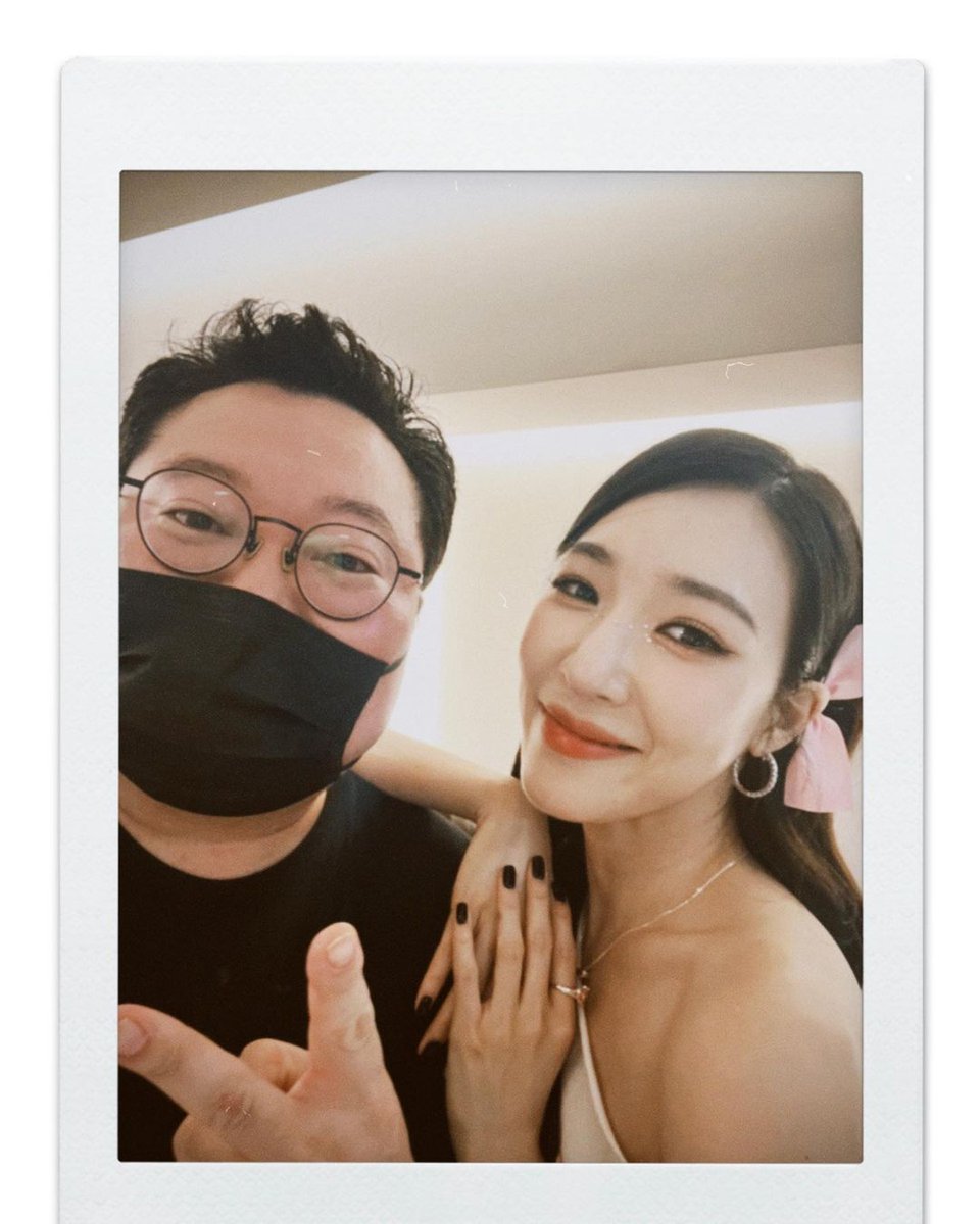 HYU 🕷 DEEP on Twitter: "SNSD with Hyoyeon's friend Ben Kim https://instagram.com/p/CiExlAAJF3F ...