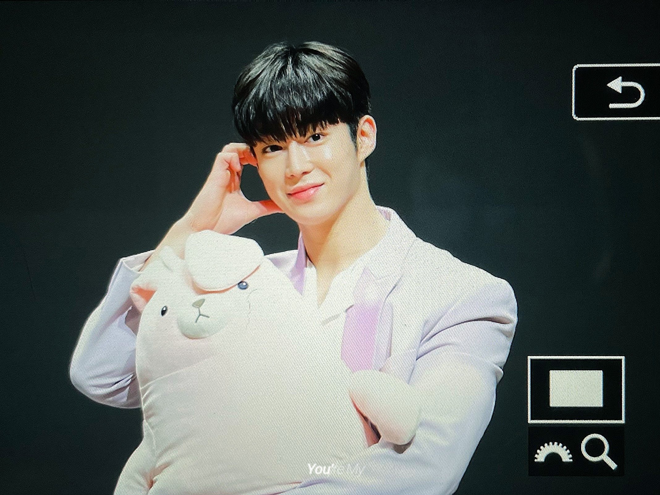 @kihyves/ᵈᵃʷᵒⁿ SF9 / Twitter