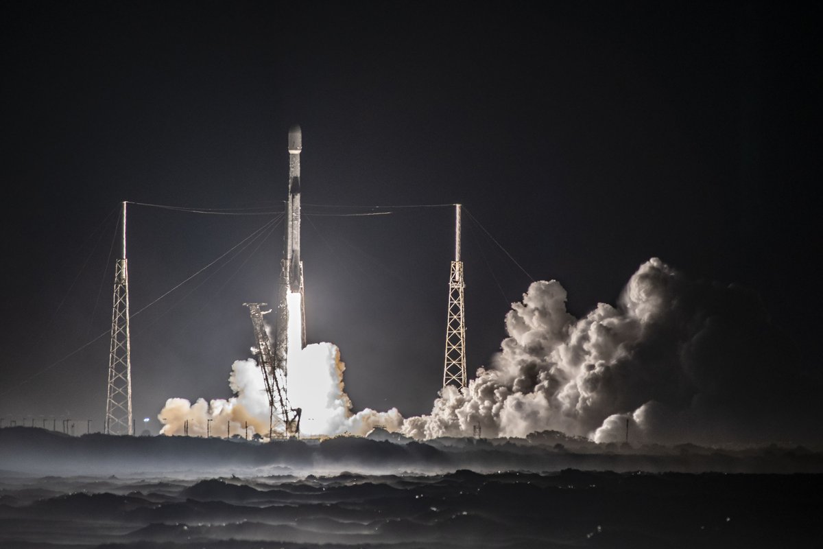Tesla Hype On Twitter Rt Spacex Photos From Tonights Falcon 9